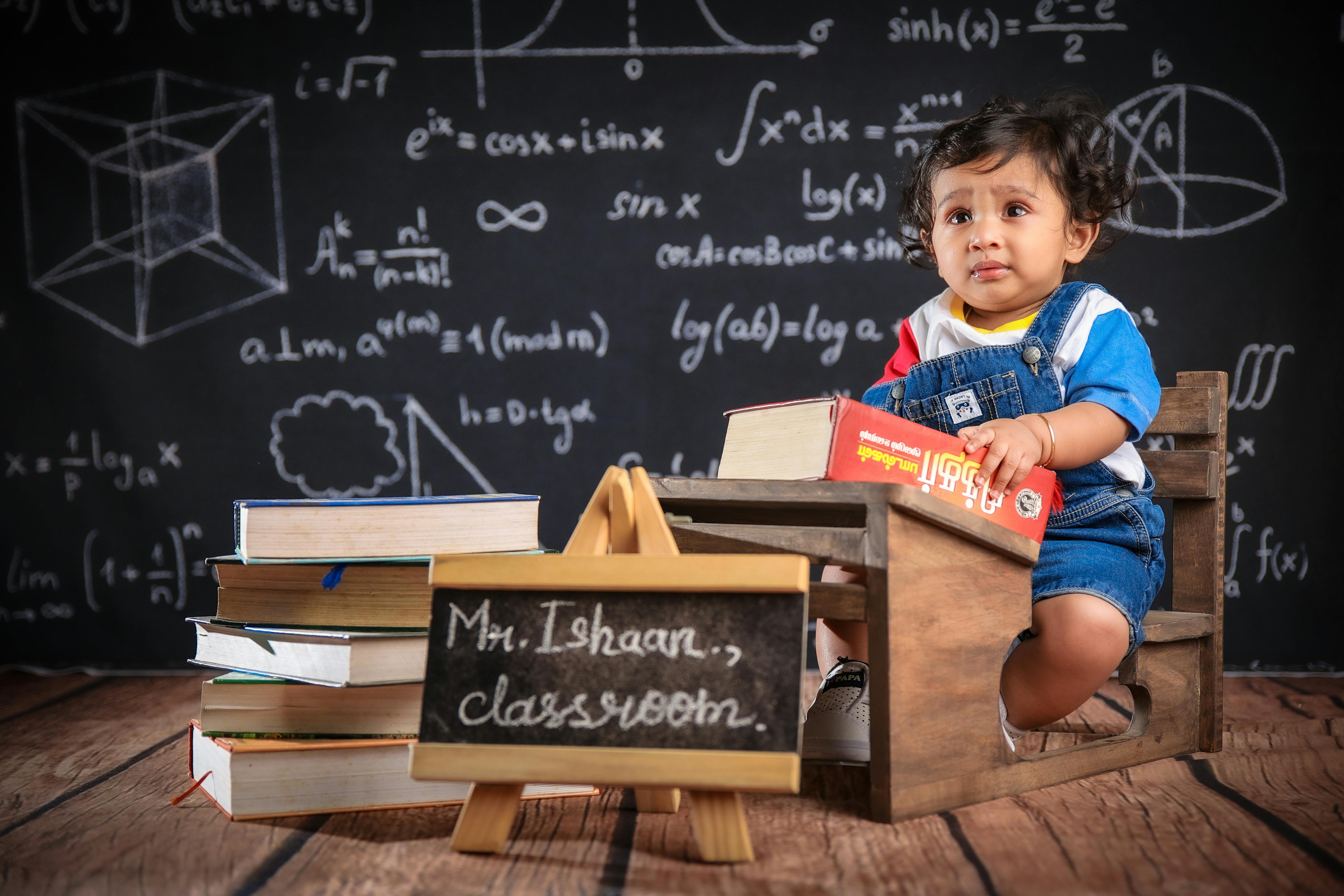 Desk And Tabel Photos, Download The BEST Free Desk And Tabel Stock ...