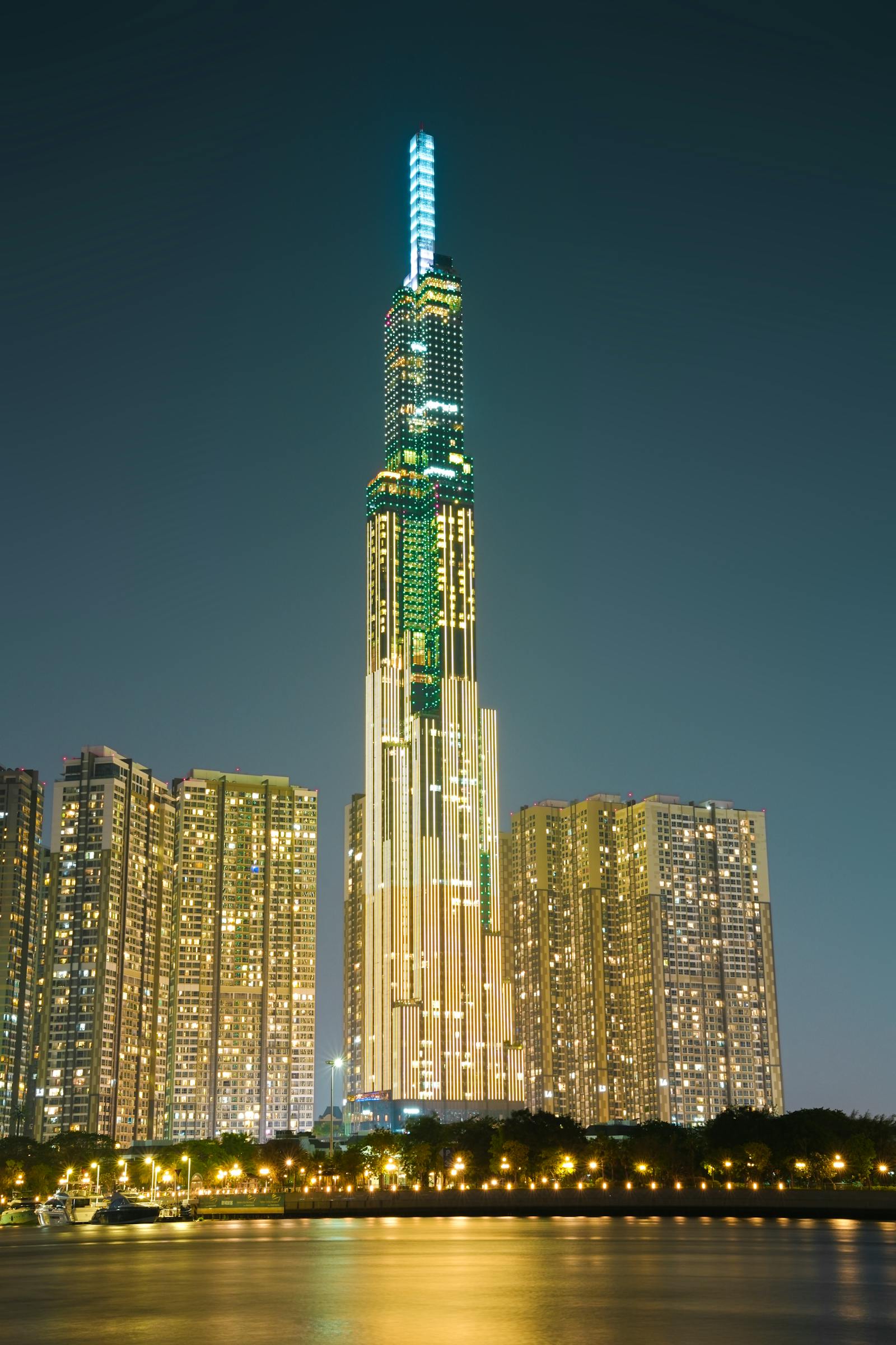 Landmark 81 Photos, Download The BEST Free Landmark 81 Stock Photos ...
