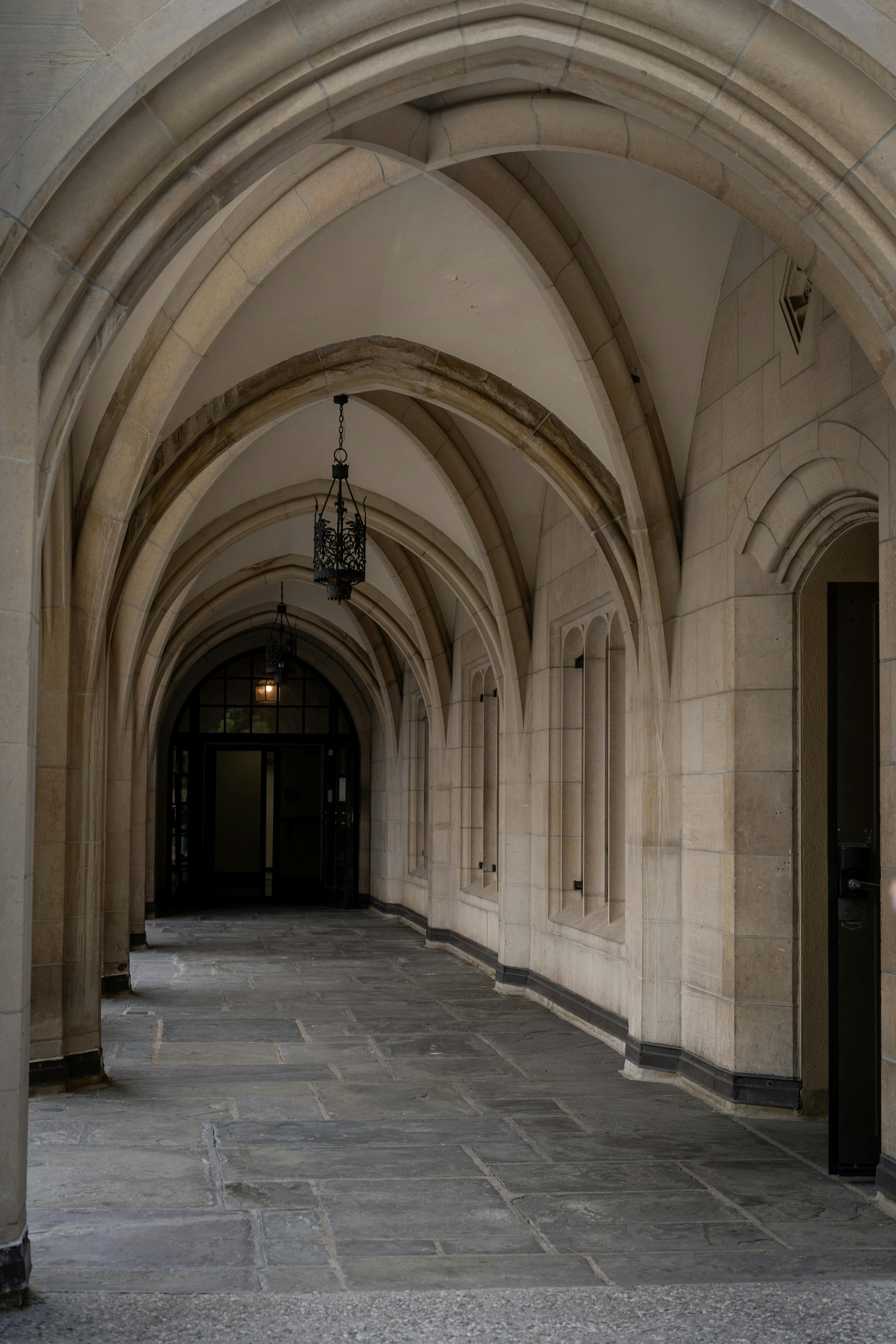 Vintage Building with Arch · Free Stock Photo