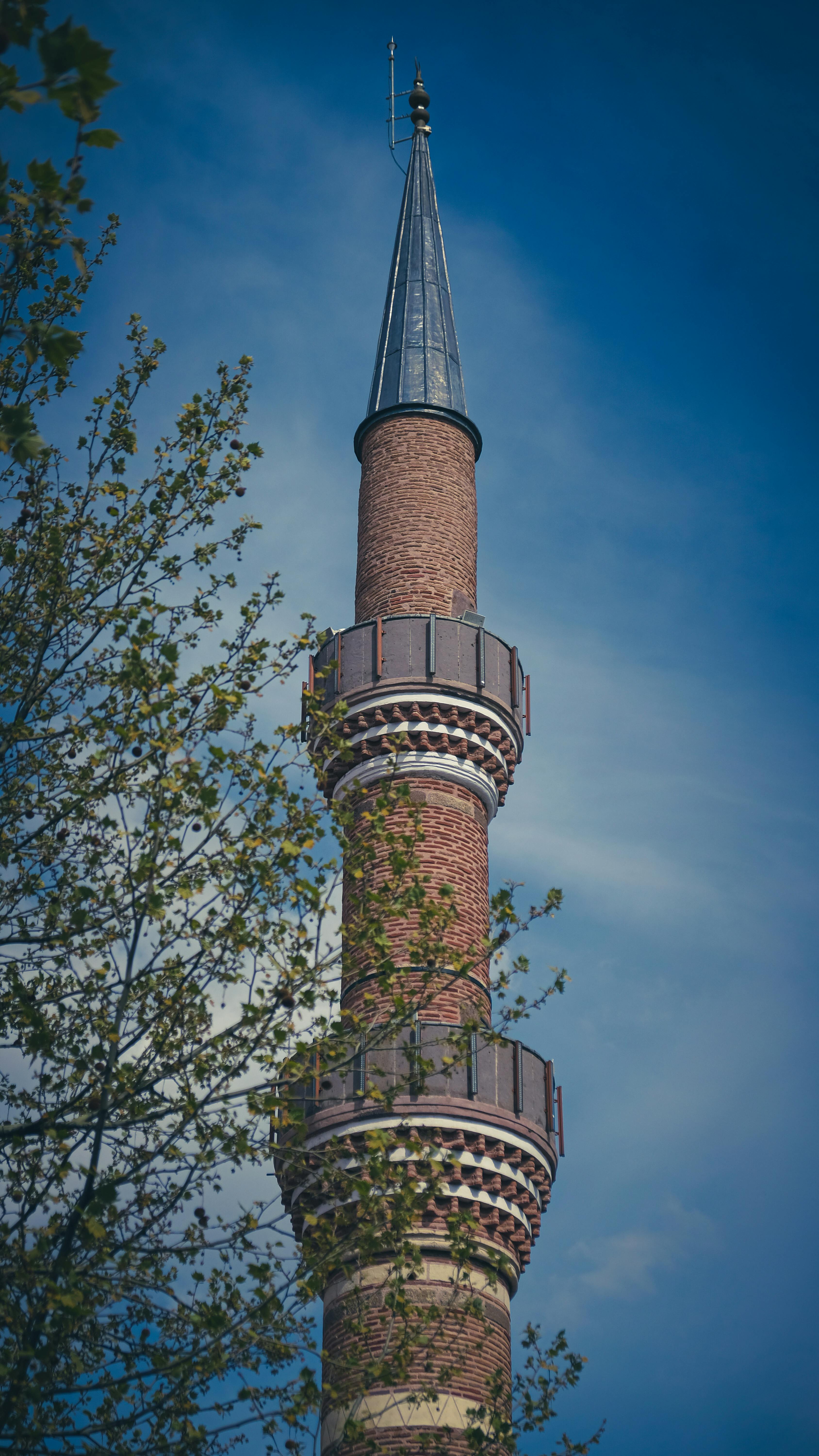 Red Brick Minaret · Free Stock Photo
