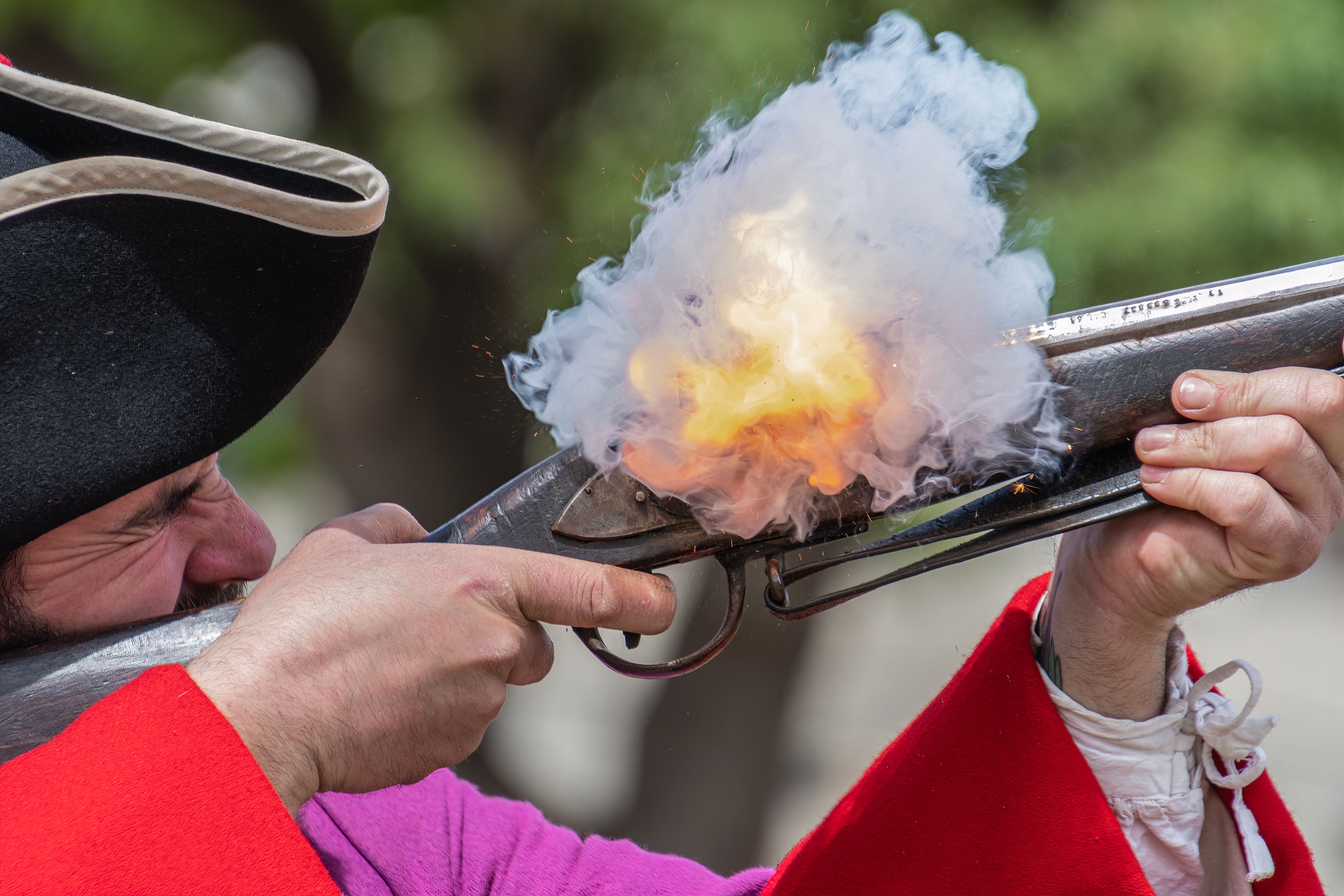 Gun Firing Photos, Download The BEST Free Gun Firing Stock Photos & HD ...