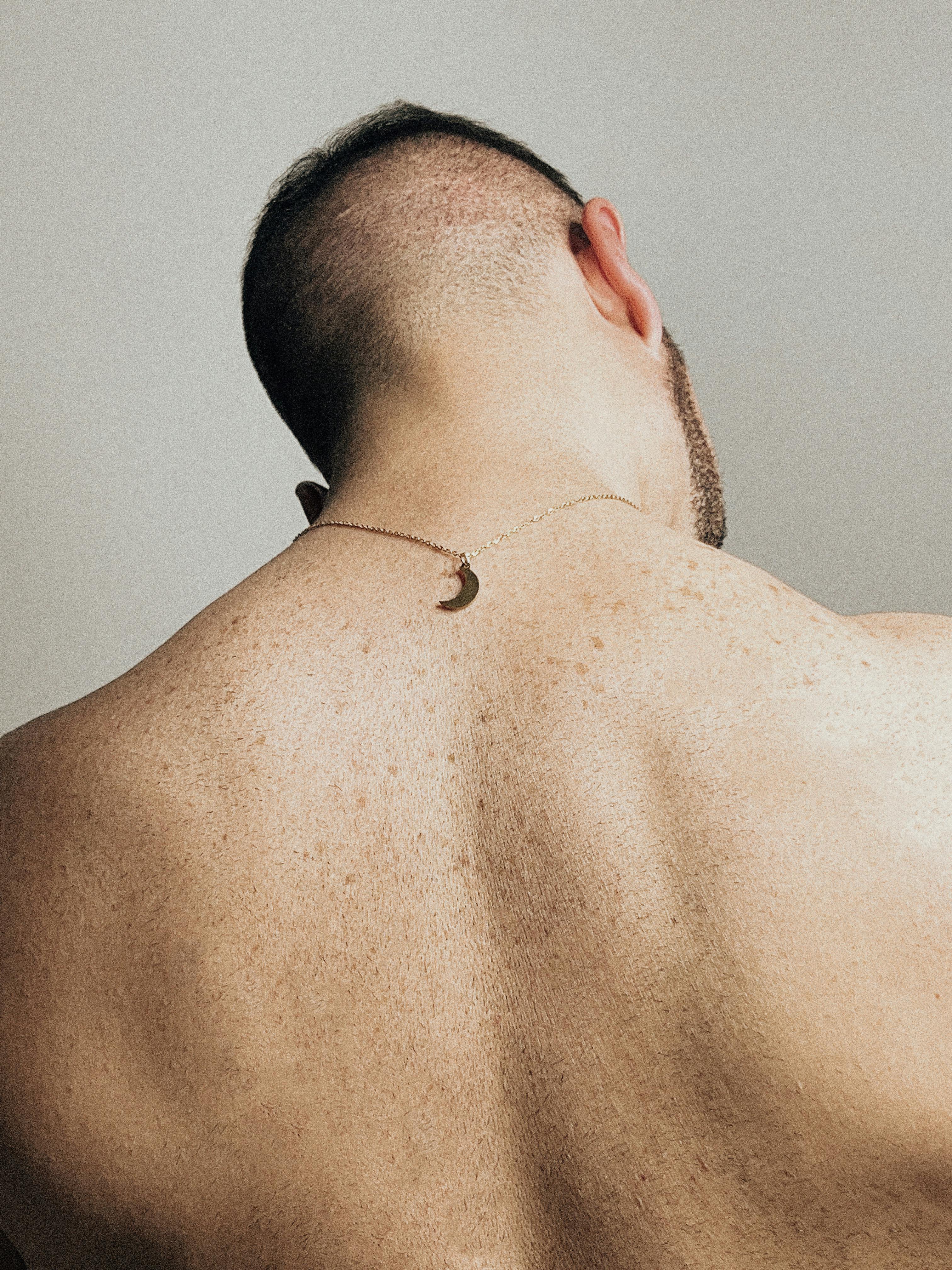 Wide Back of Bodybuilder · Free Stock Photo