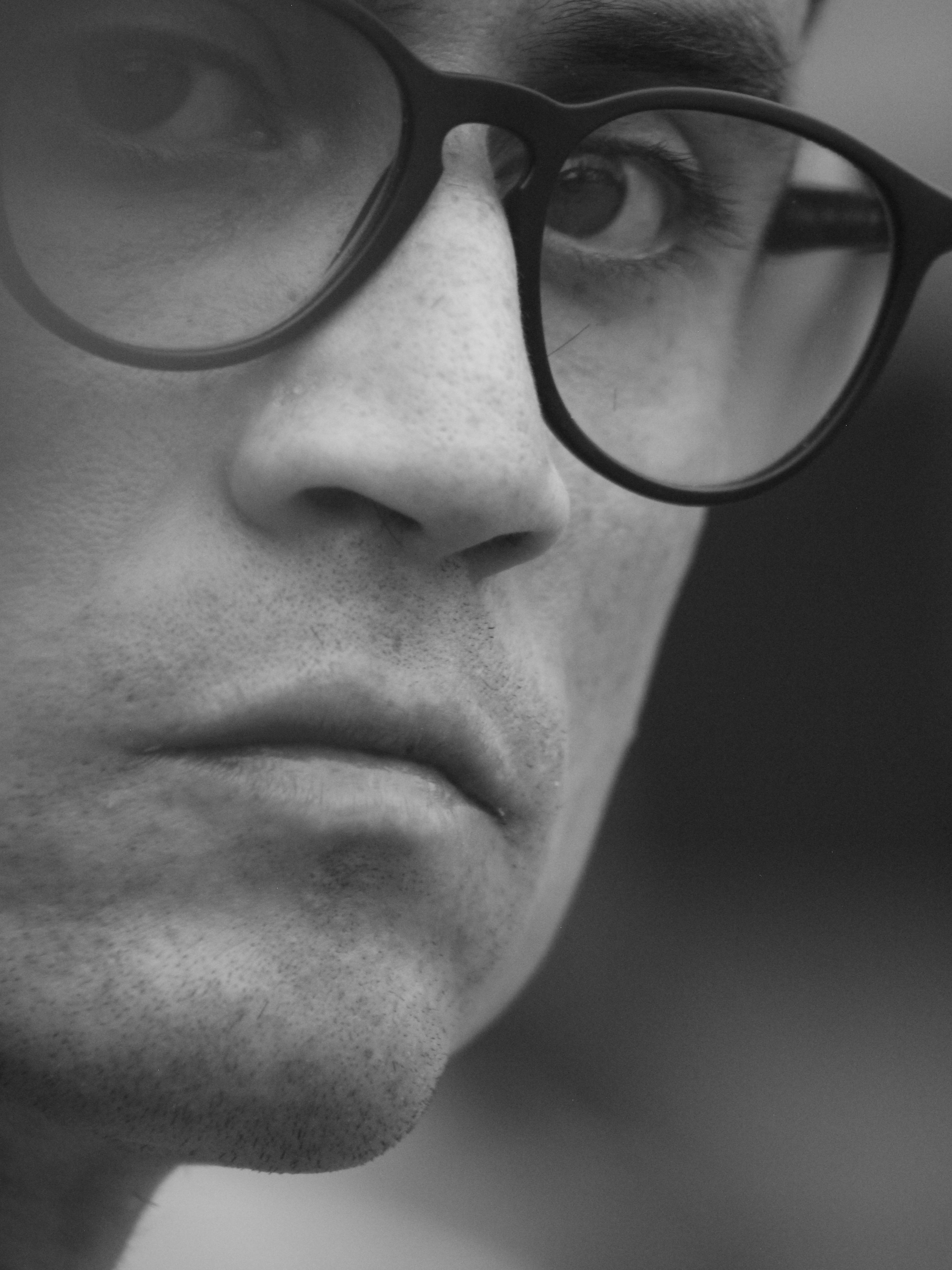 Portrait of Man in Black and White · Free Stock Photo