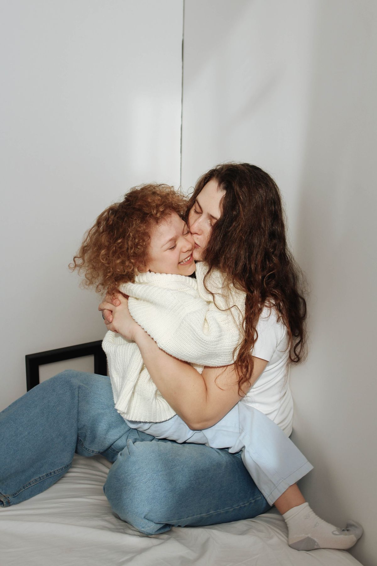 Cuddling Photos, Download The BEST Free Cuddling Stock Photos & HD Images