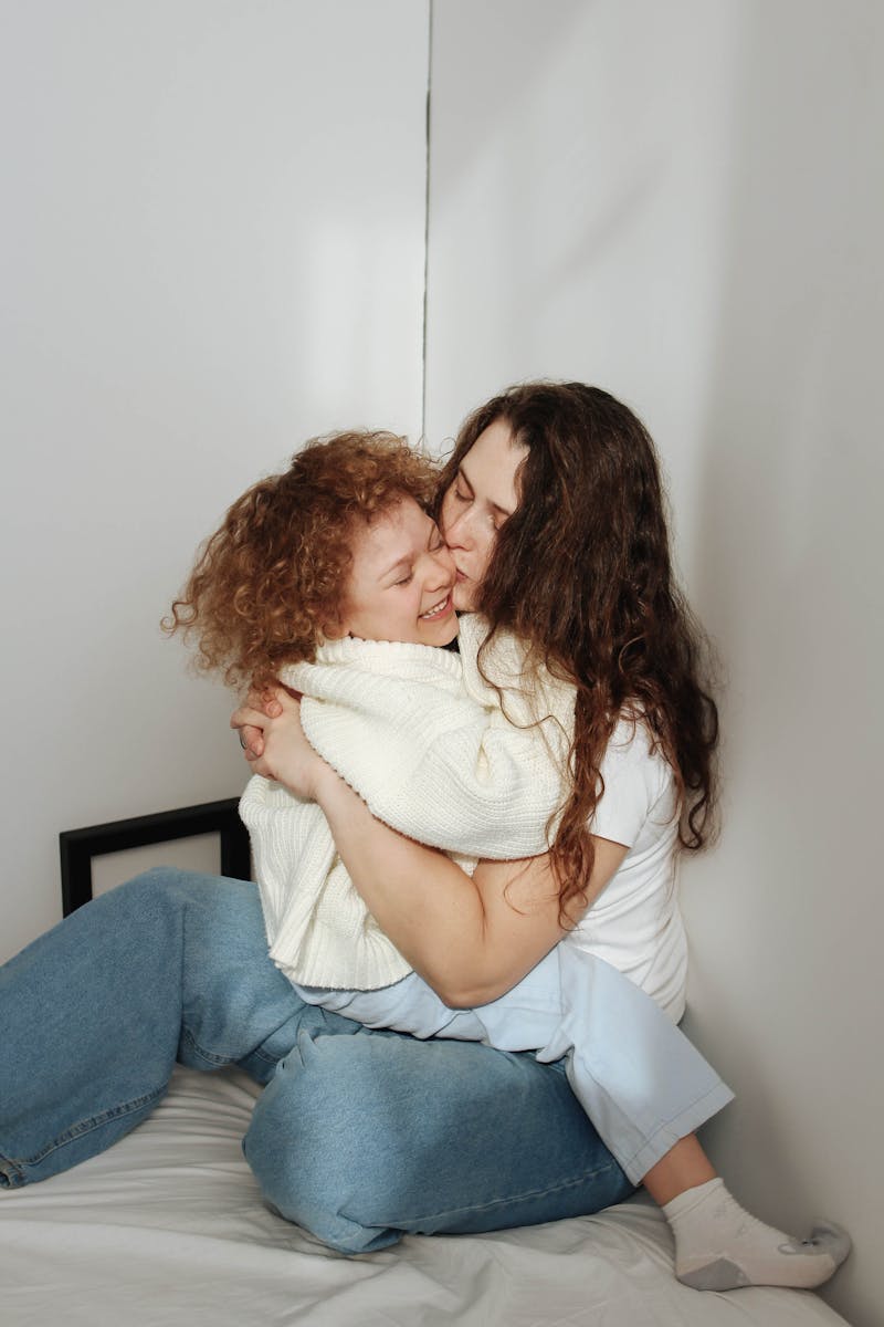 Cuddling Photos, Download The BEST Free Cuddling Stock Photos & HD Images