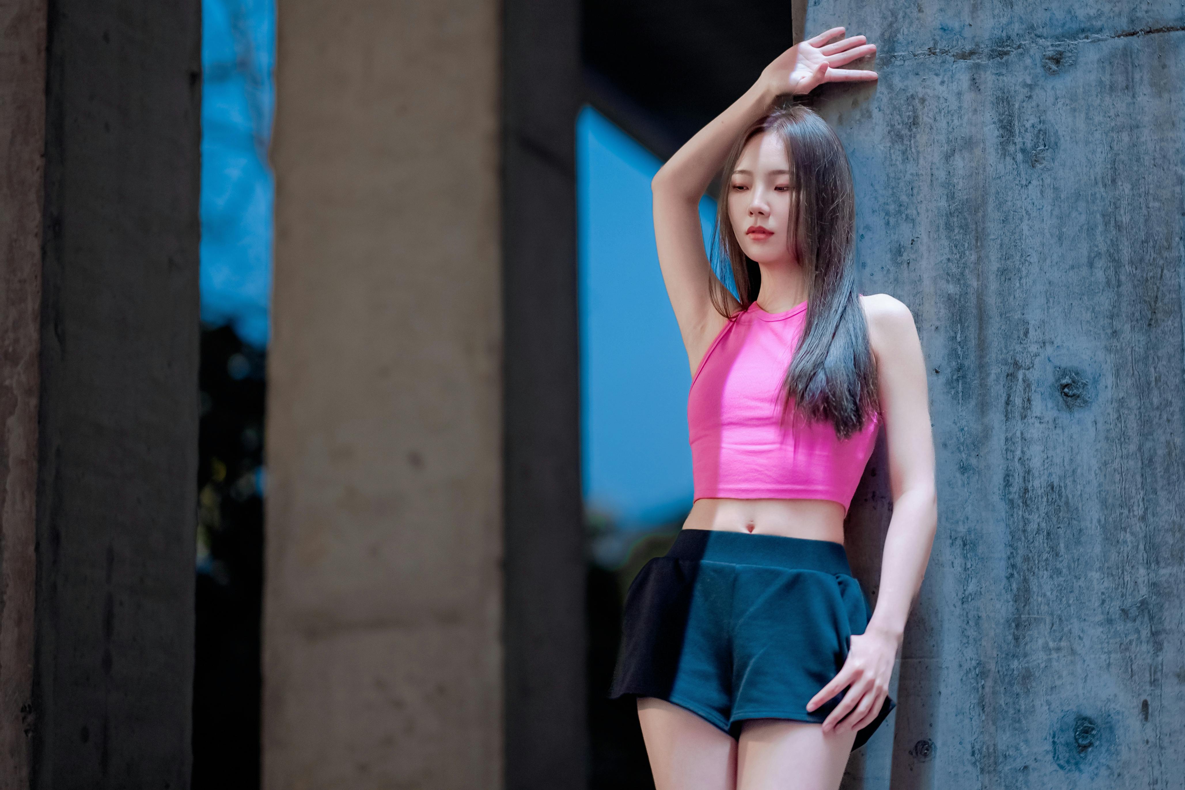 Woman Posing with Bag · Free Stock Photo