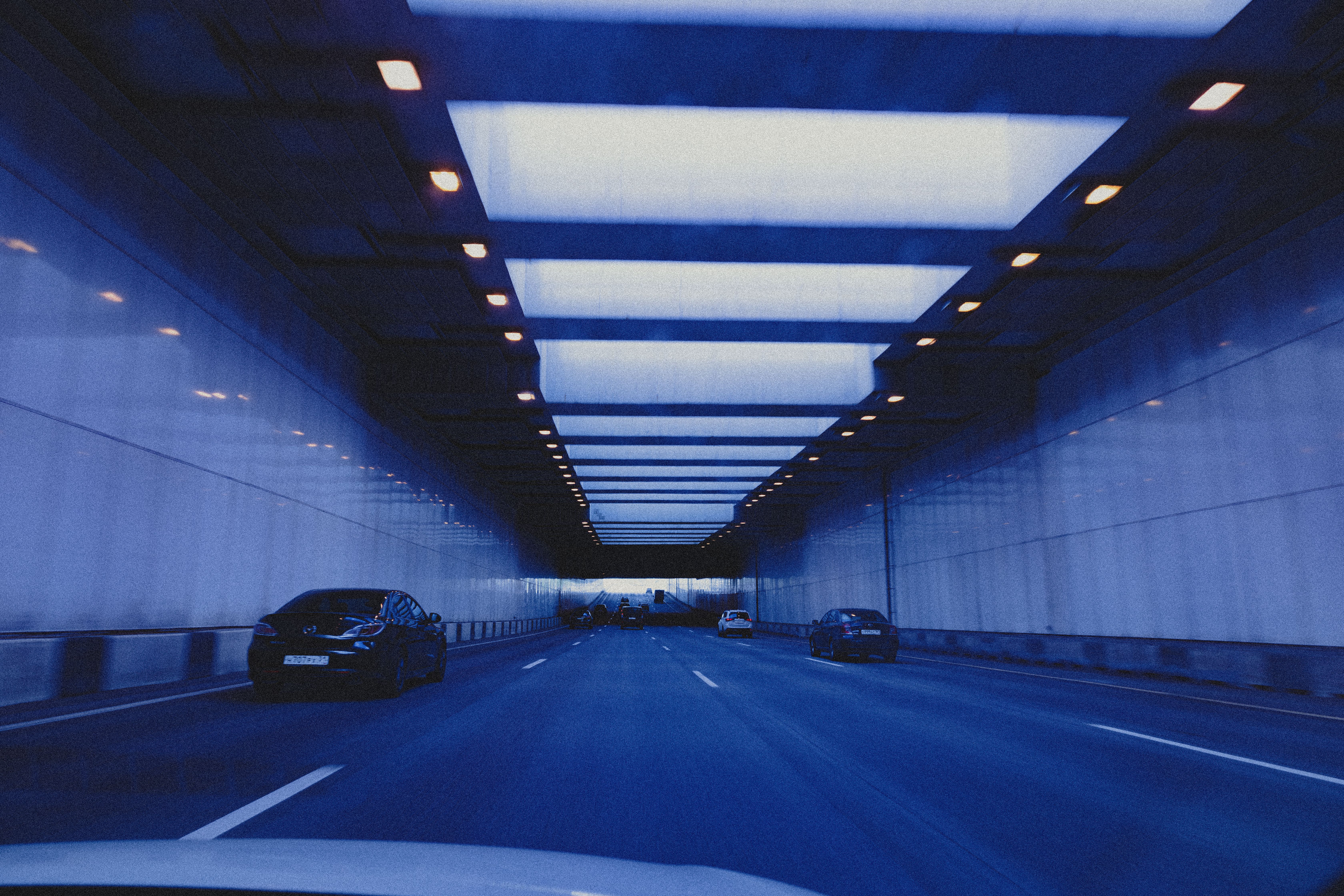 Cars in Tunnel · Free Stock Photo