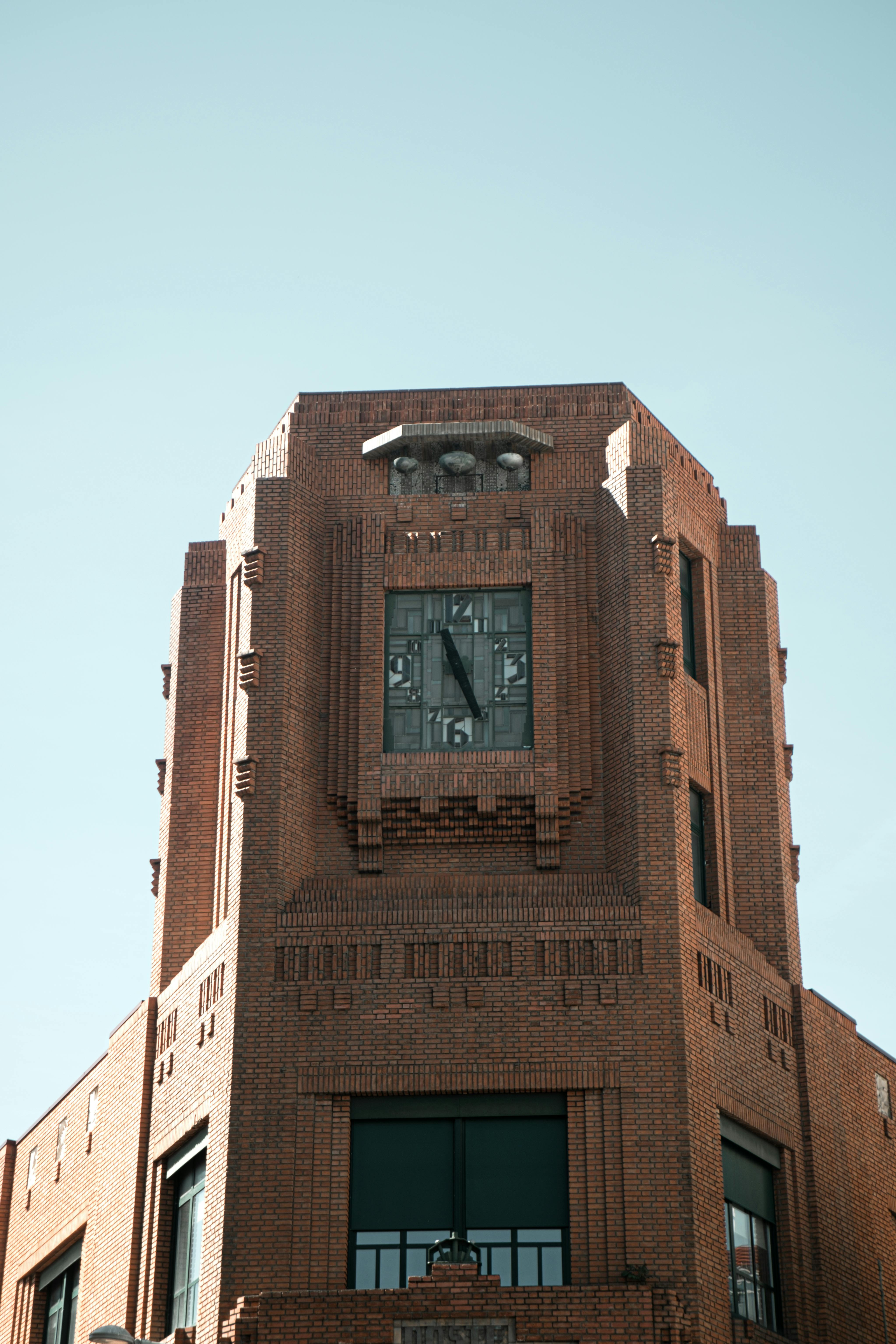 Bulkhead Clock Photos, Download The BEST Free Bulkhead Clock Stock ...