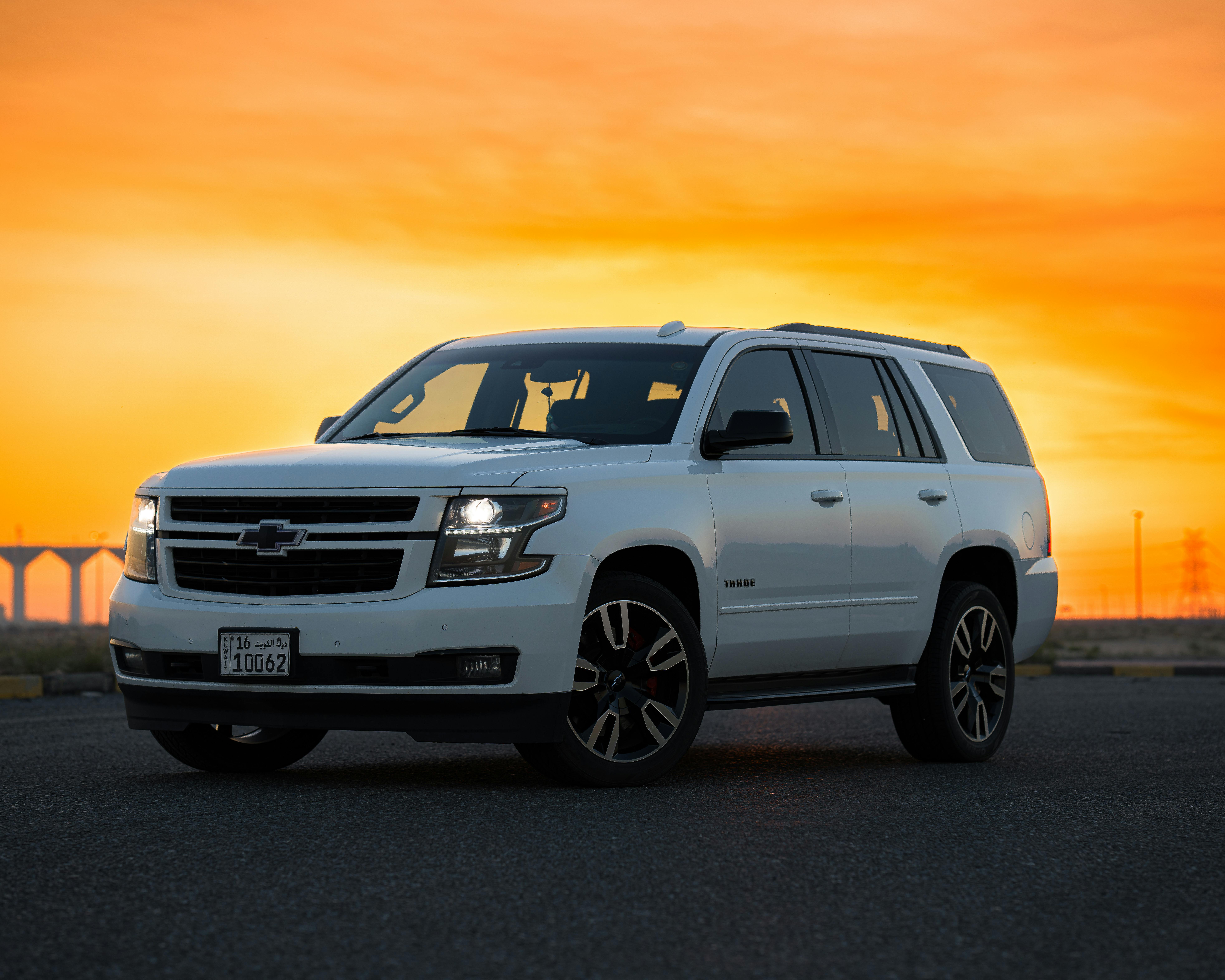 Cars at Sunset · Free Stock Photo