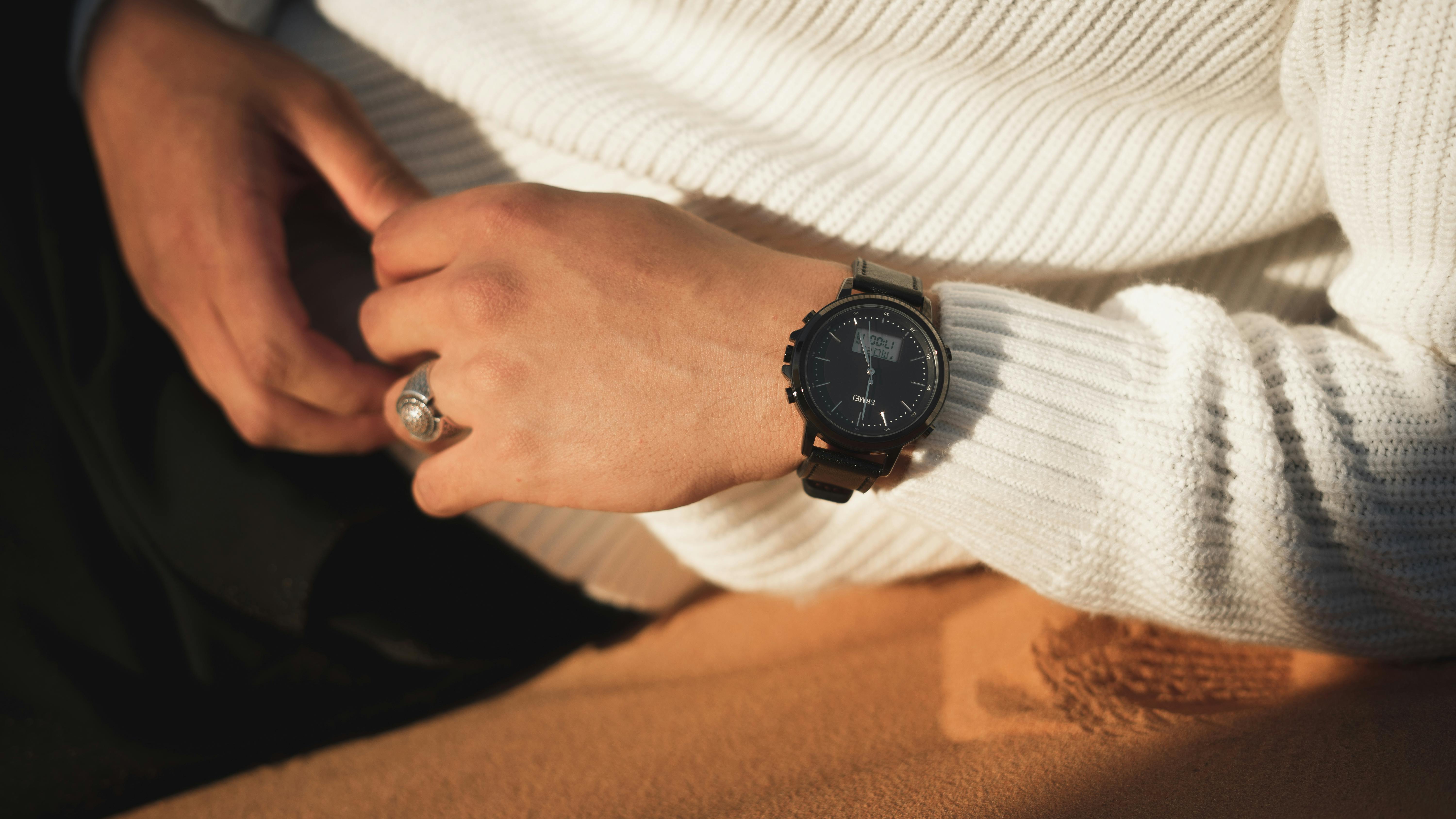 Hand Ring Photos, Download The BEST Free Hand Ring Stock Photos & HD Images