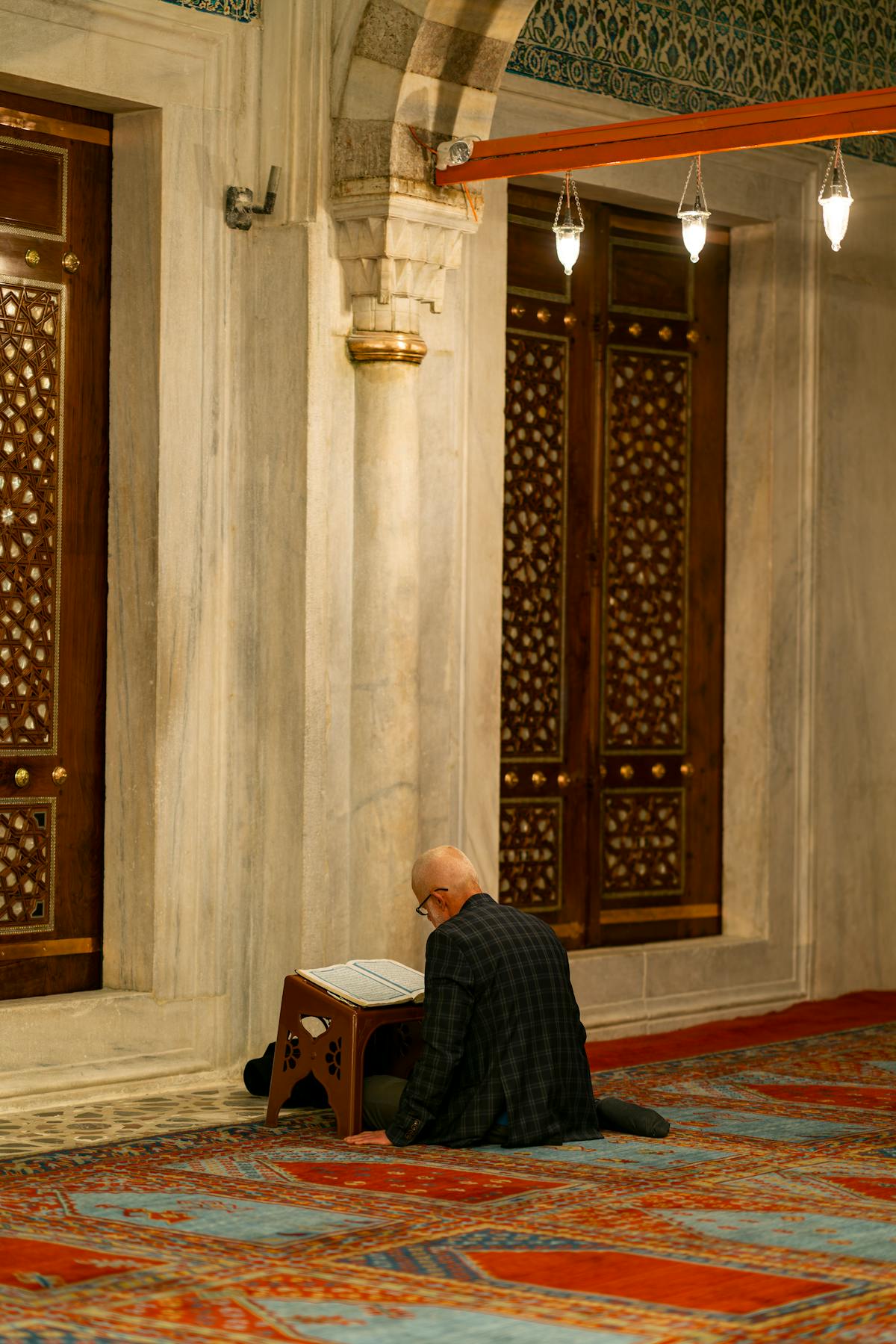 Praying In Mosque Night Photos, Download The BEST Free Praying In ...