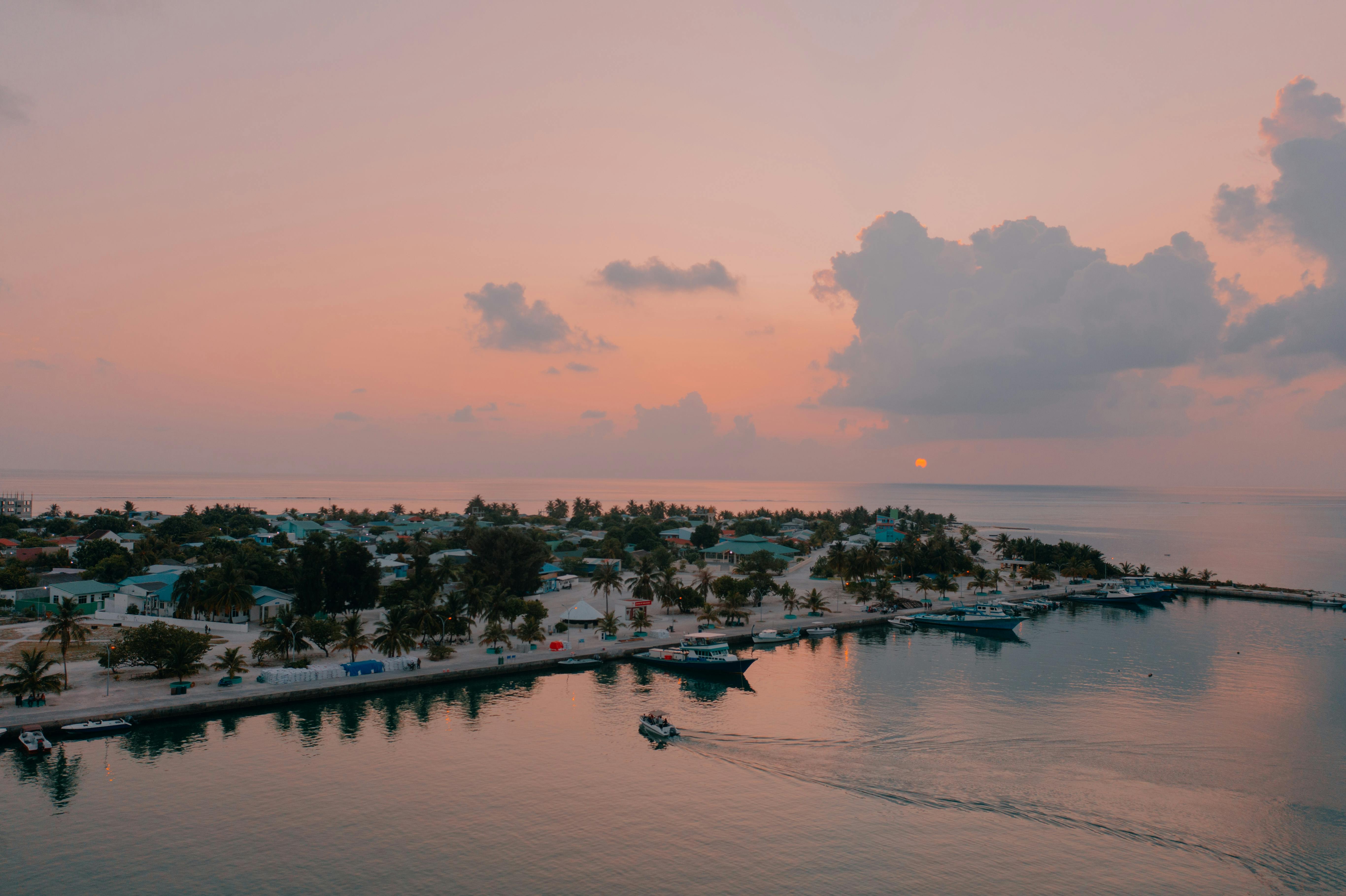 Pink Scenic Sunset above Tropical Resort · Free Stock Photo