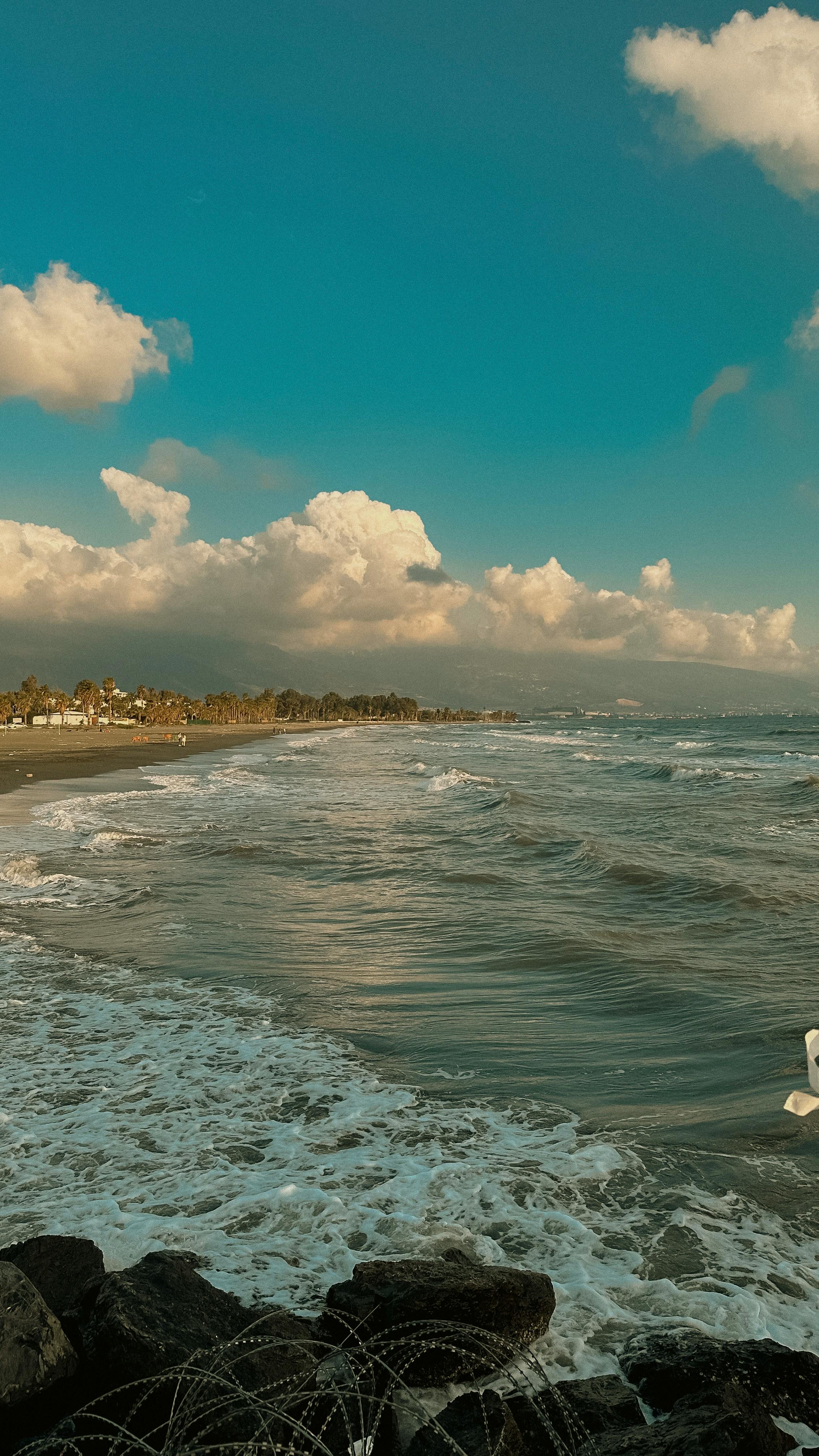 Sea Flooding a Beach · Free Stock Photo