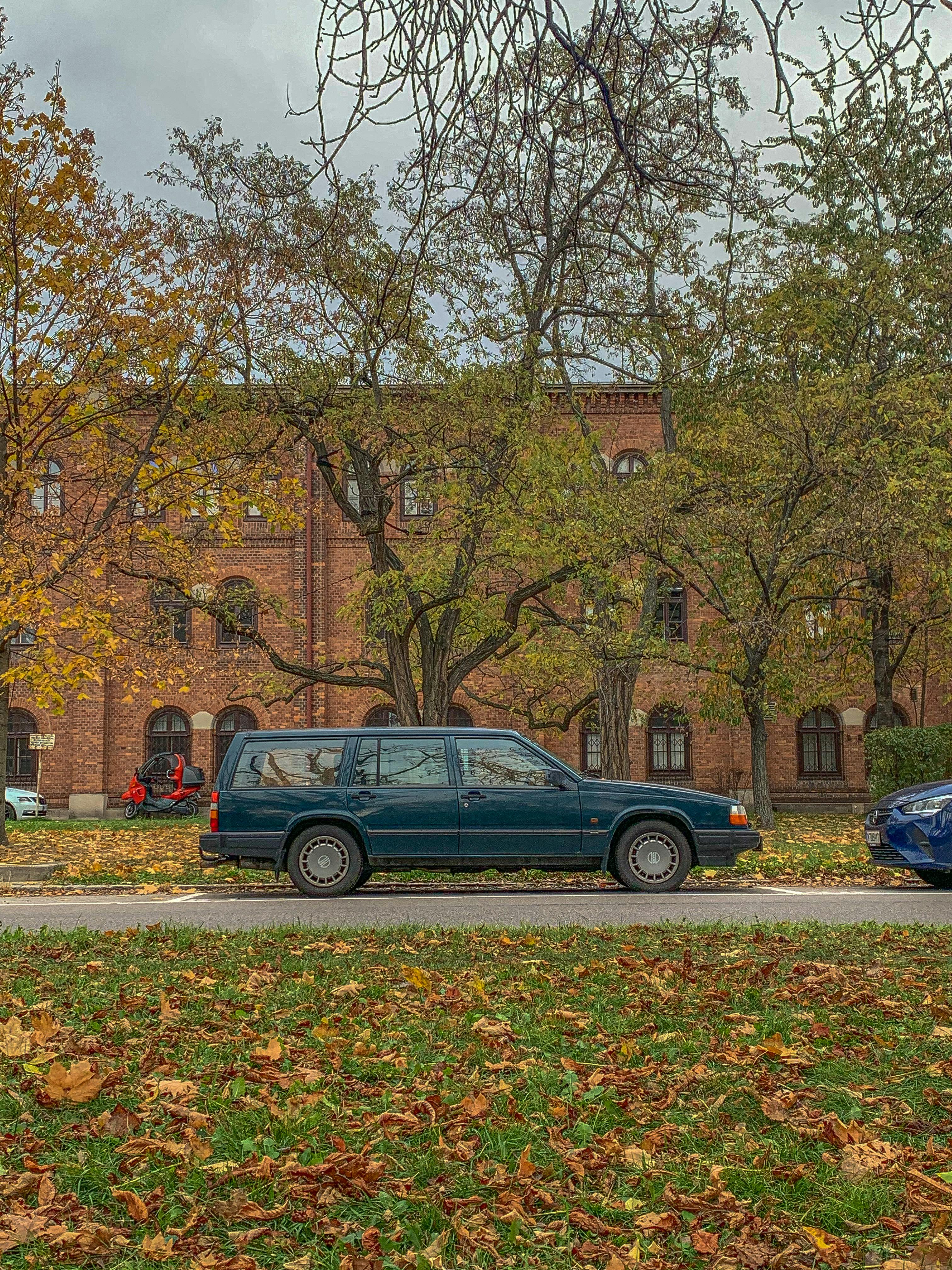 A Car on an Autumn Street · Free Stock Photo