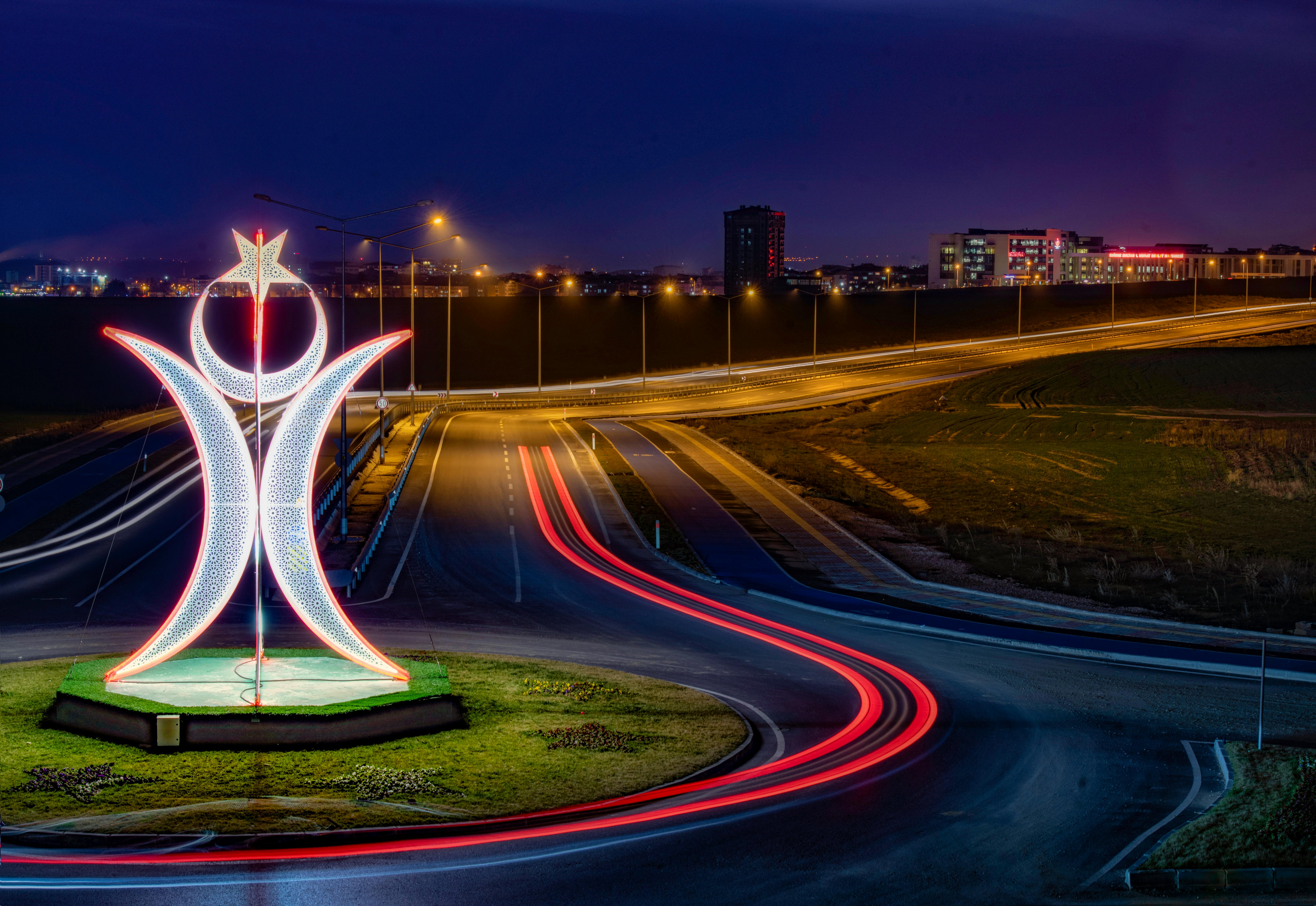 Roundabout at Night · Free Stock Photo