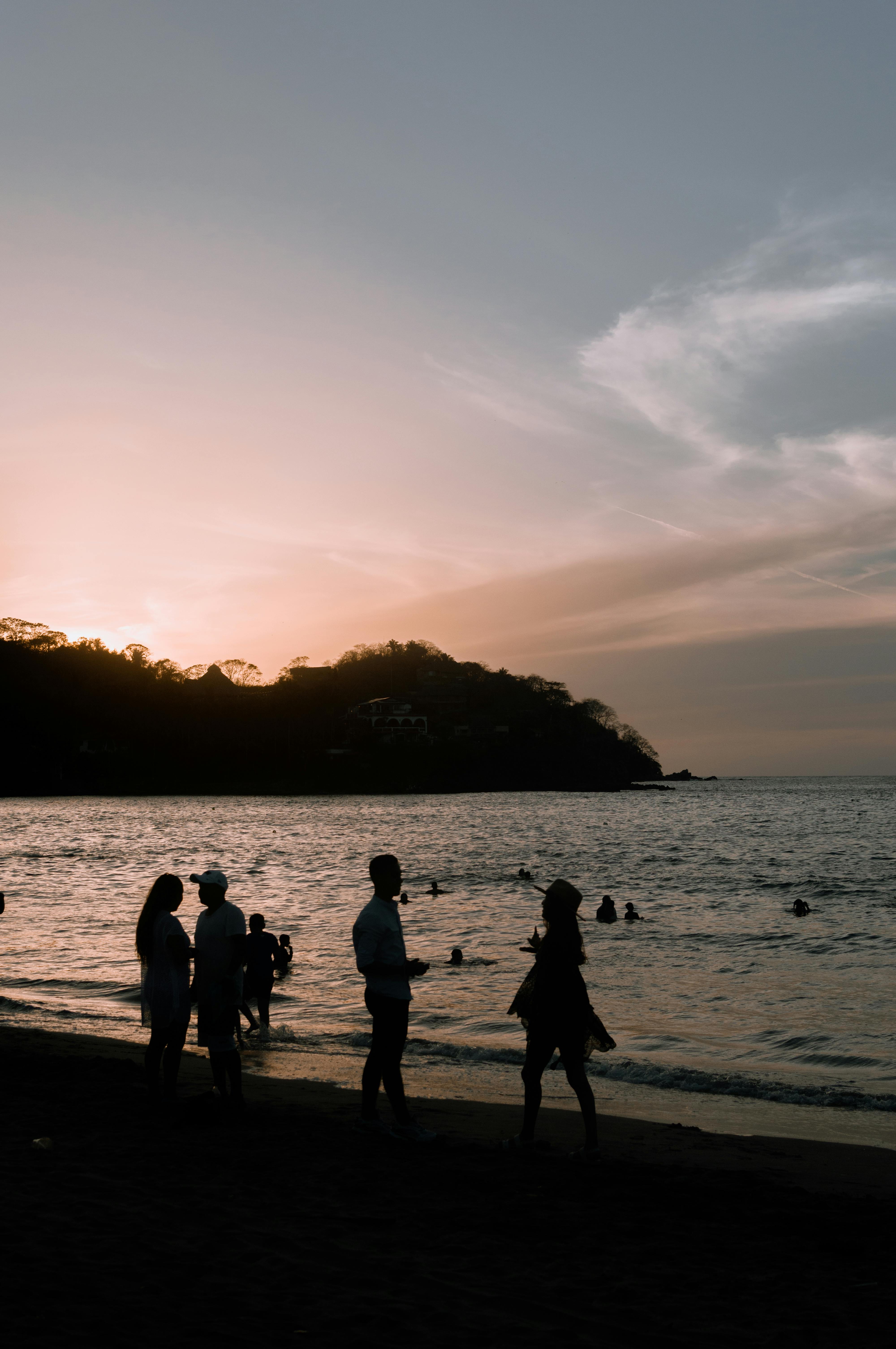 People on Beach · Free Stock Photo