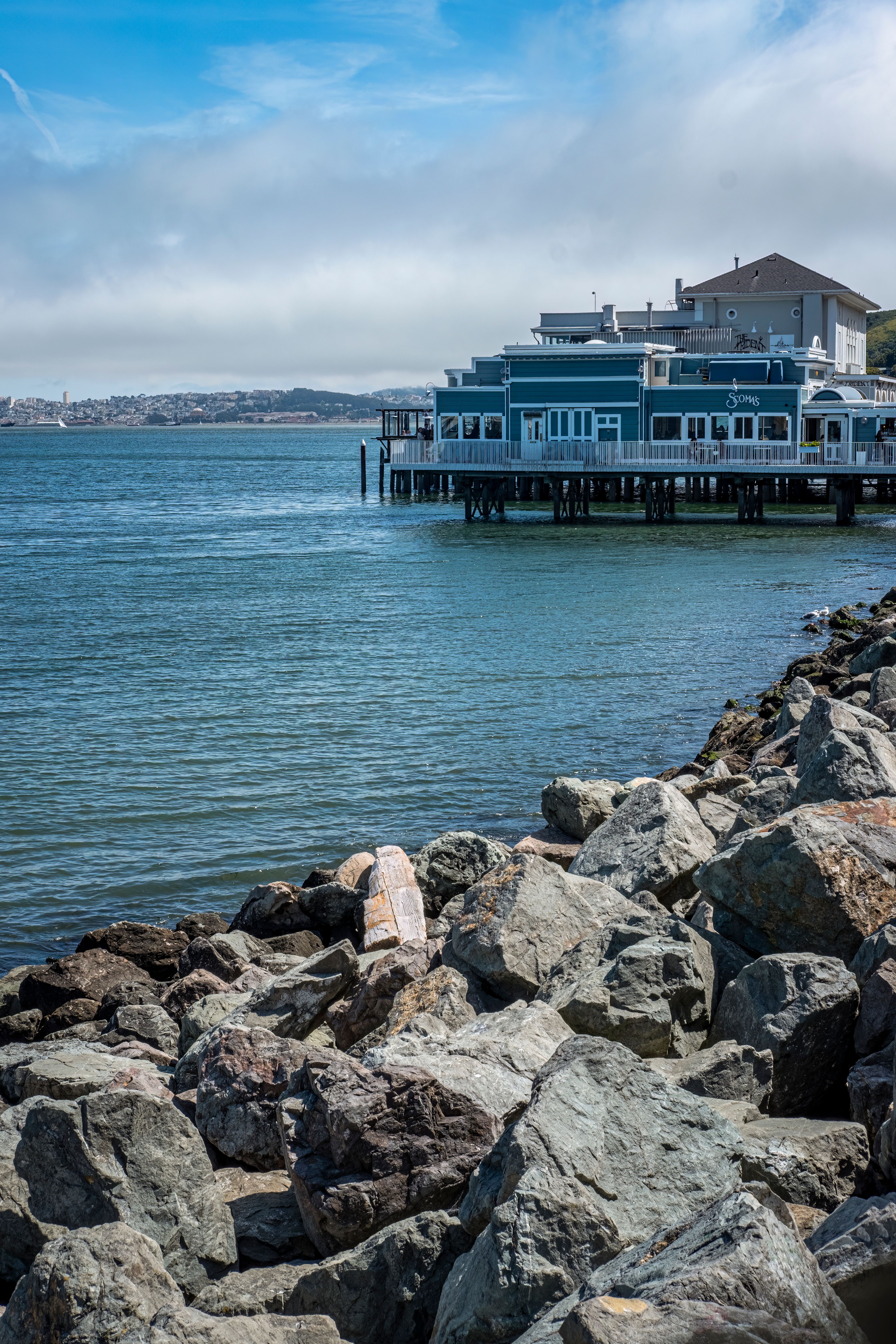 Building on Shore in Sausalito · Free Stock Photo