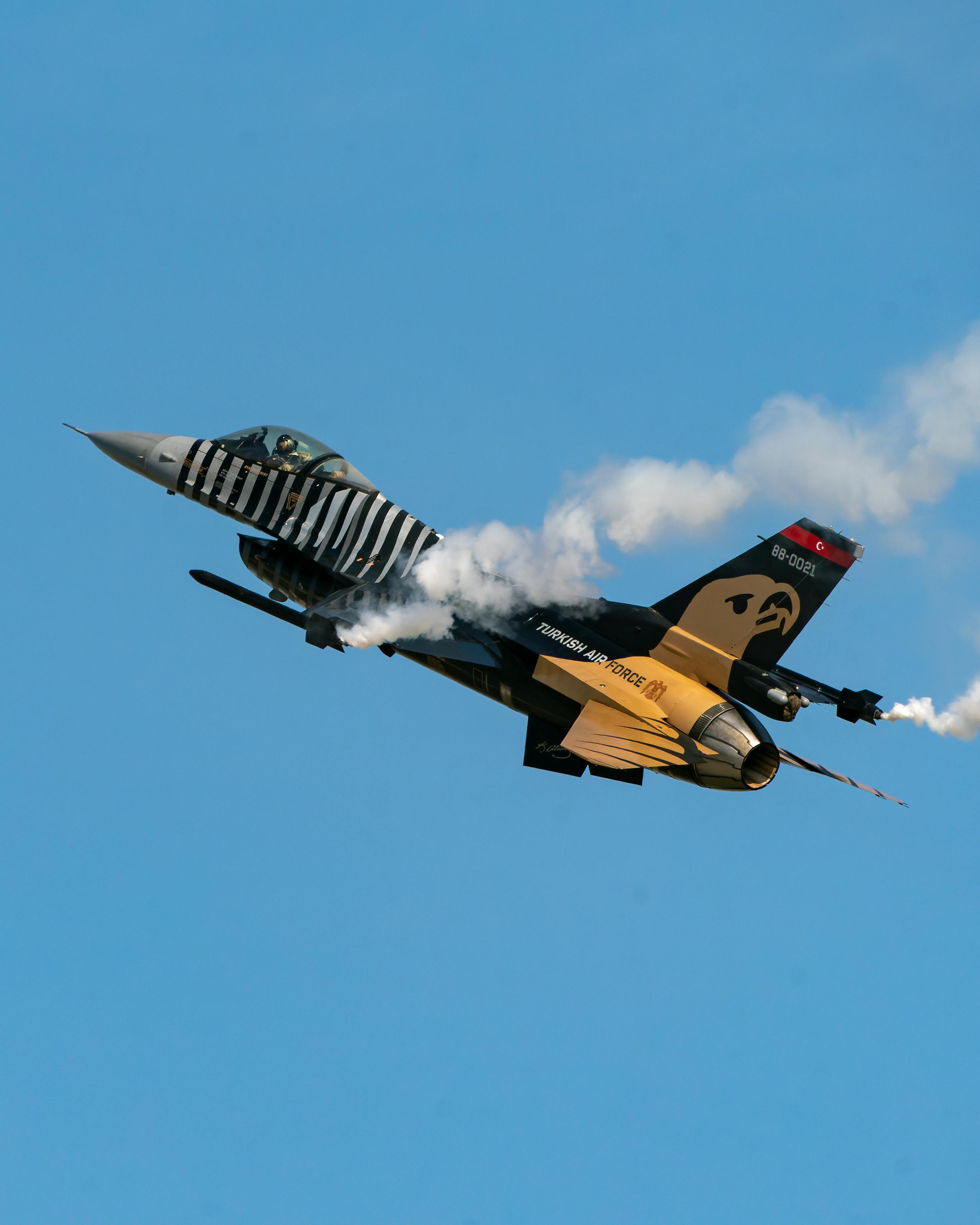 Zelzele Photos, Download The BEST Free Zelzele Stock Photos & HD Images