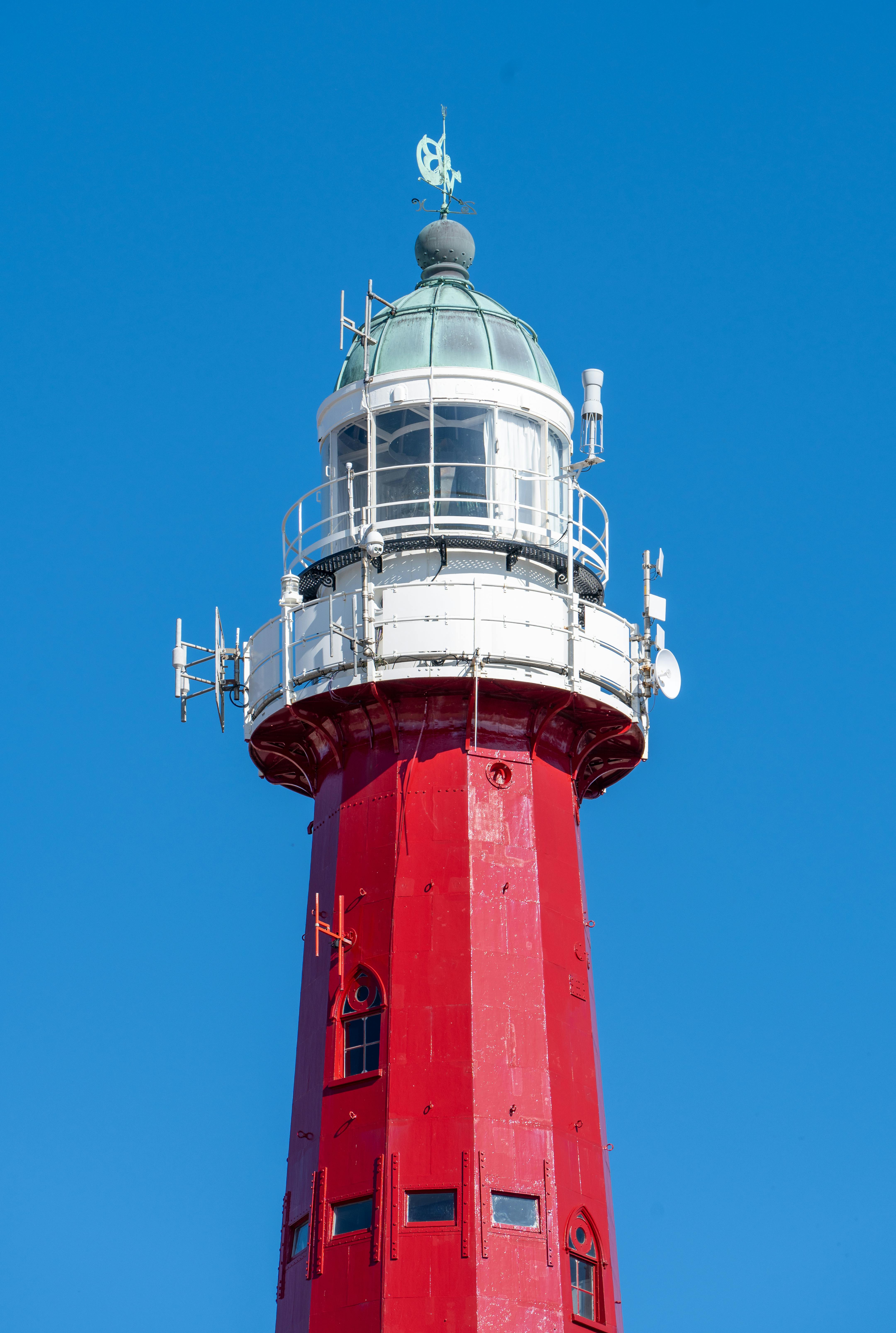 White and Red Lighthouse · Free Stock Photo