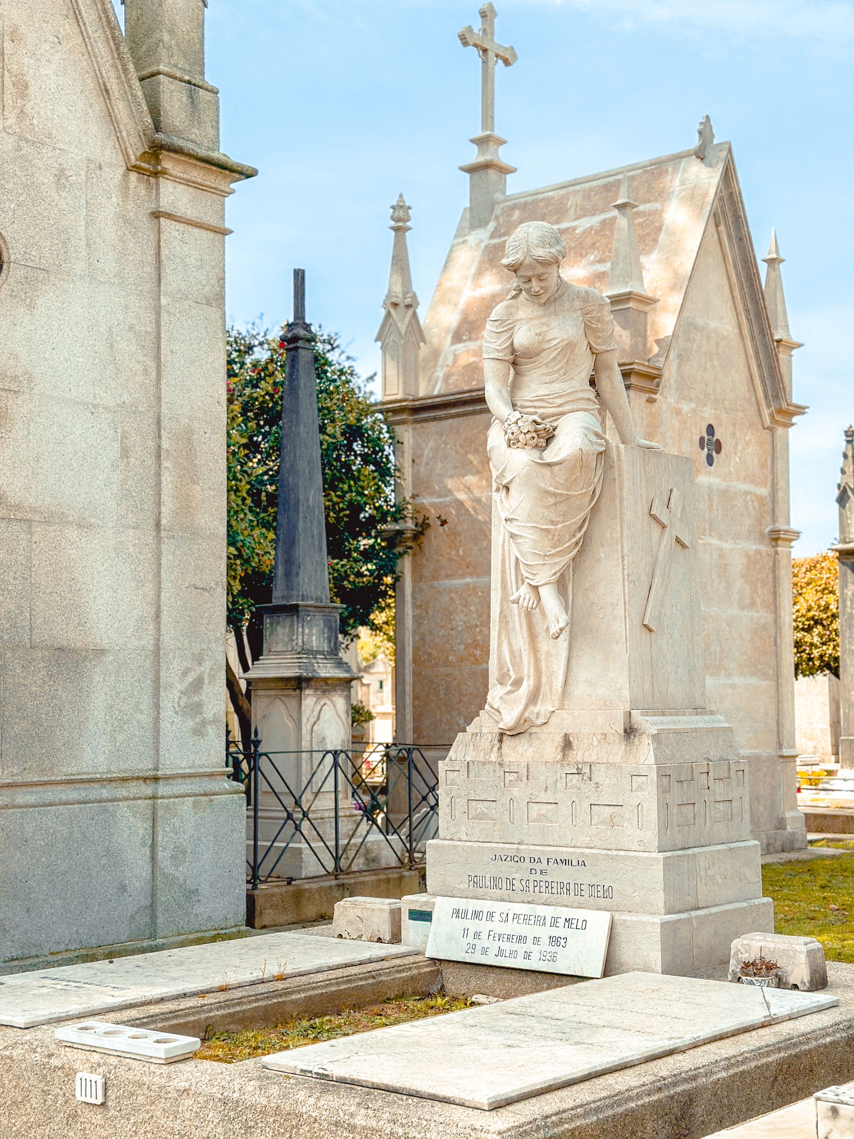 Statue on Tombstone at Agramonte Cemetery in Porto · Free Stock Photo