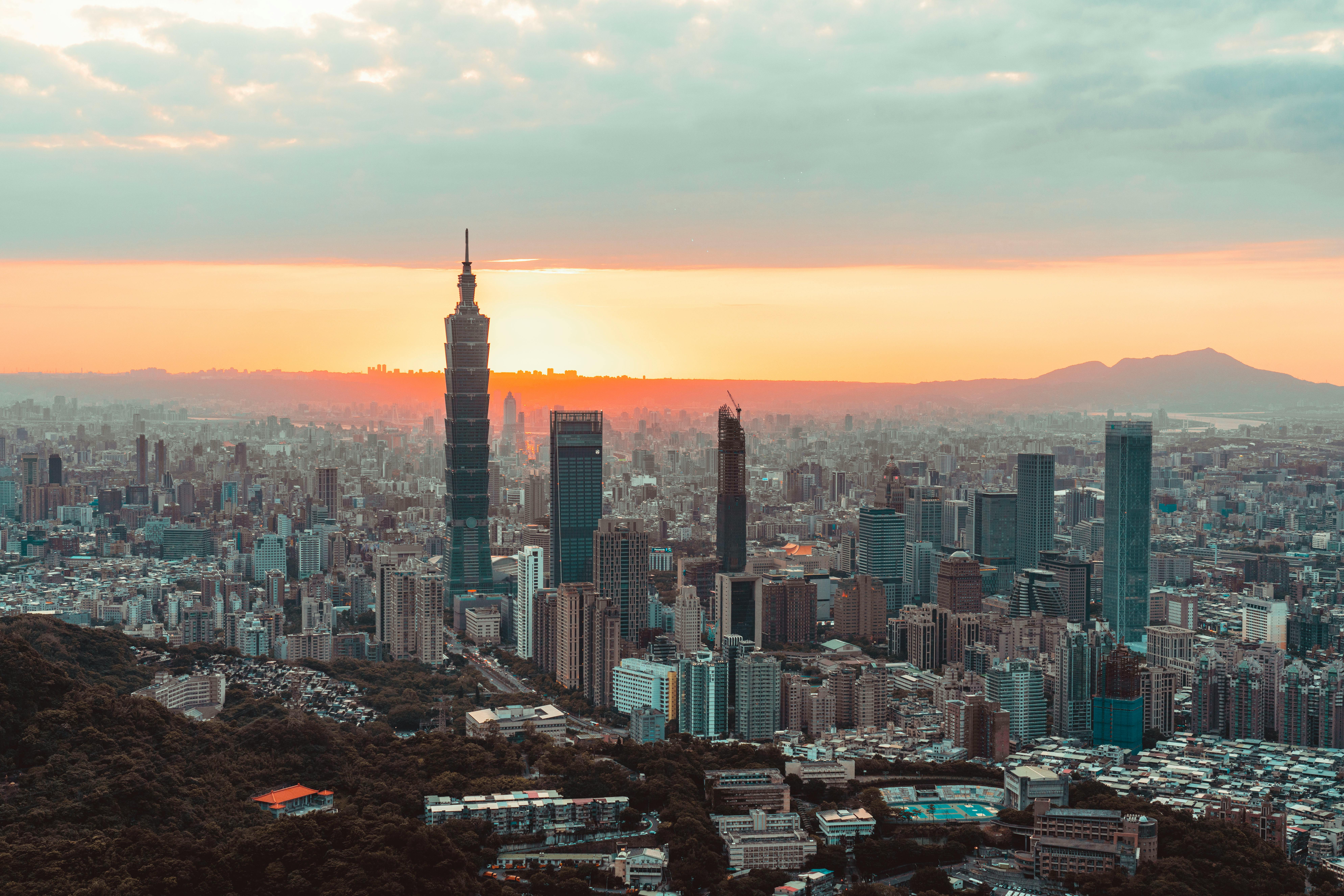 Scenic Cityscape of Taipei at Sunset · Free Stock Photo