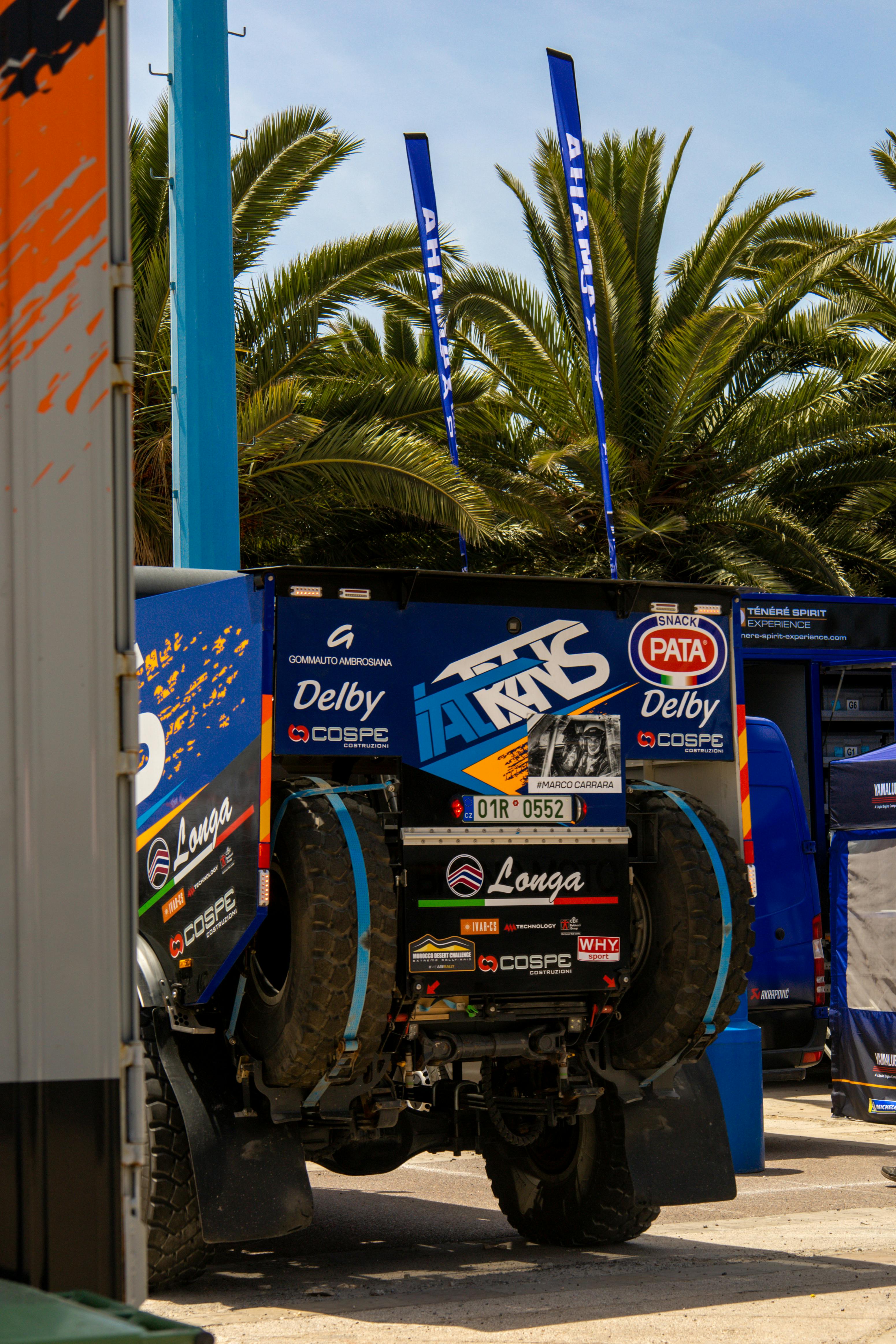 blue Mercedes rally truck · Free Stock Photo