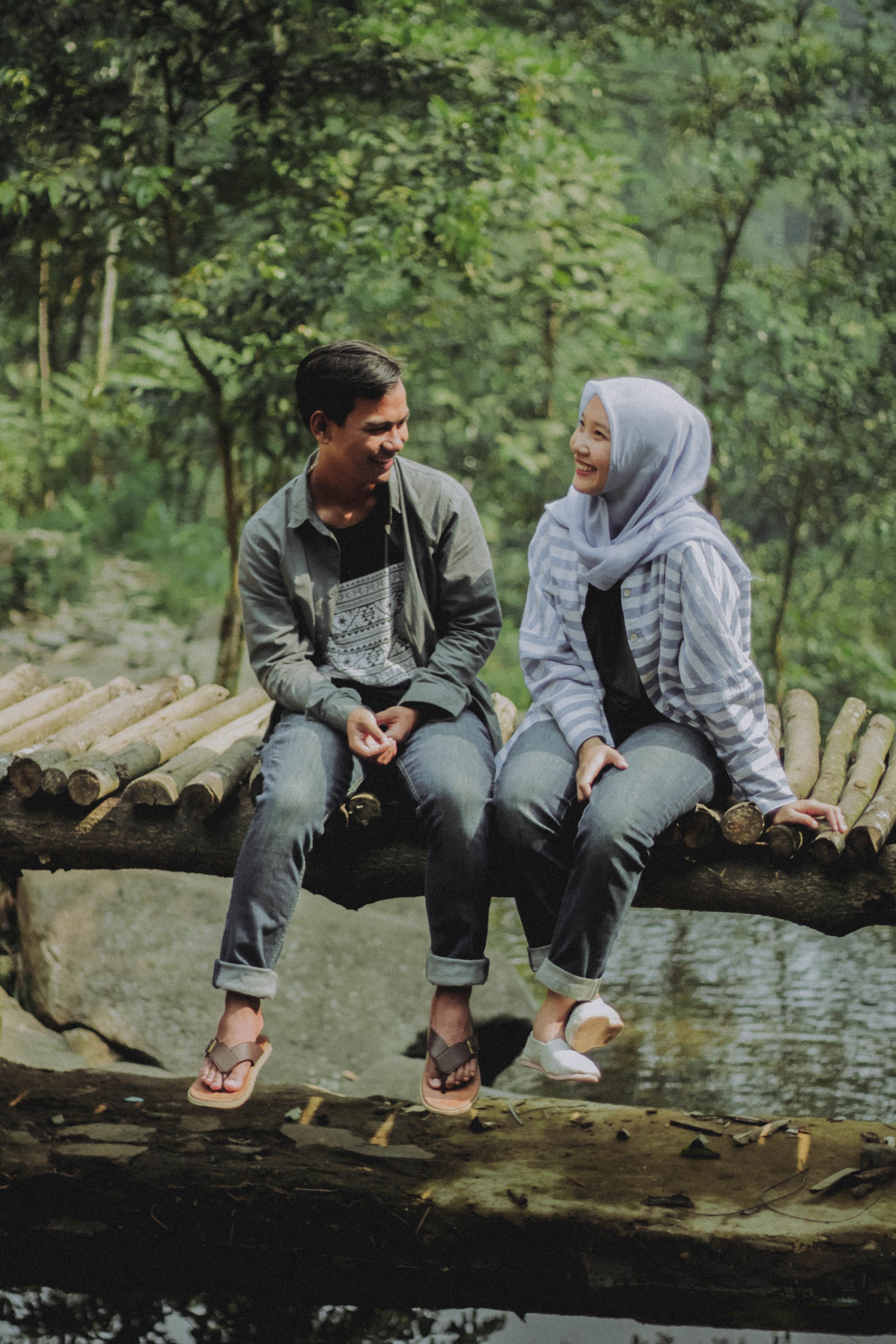 Romantic Couple on a Date by Lake · Free Stock Photo
