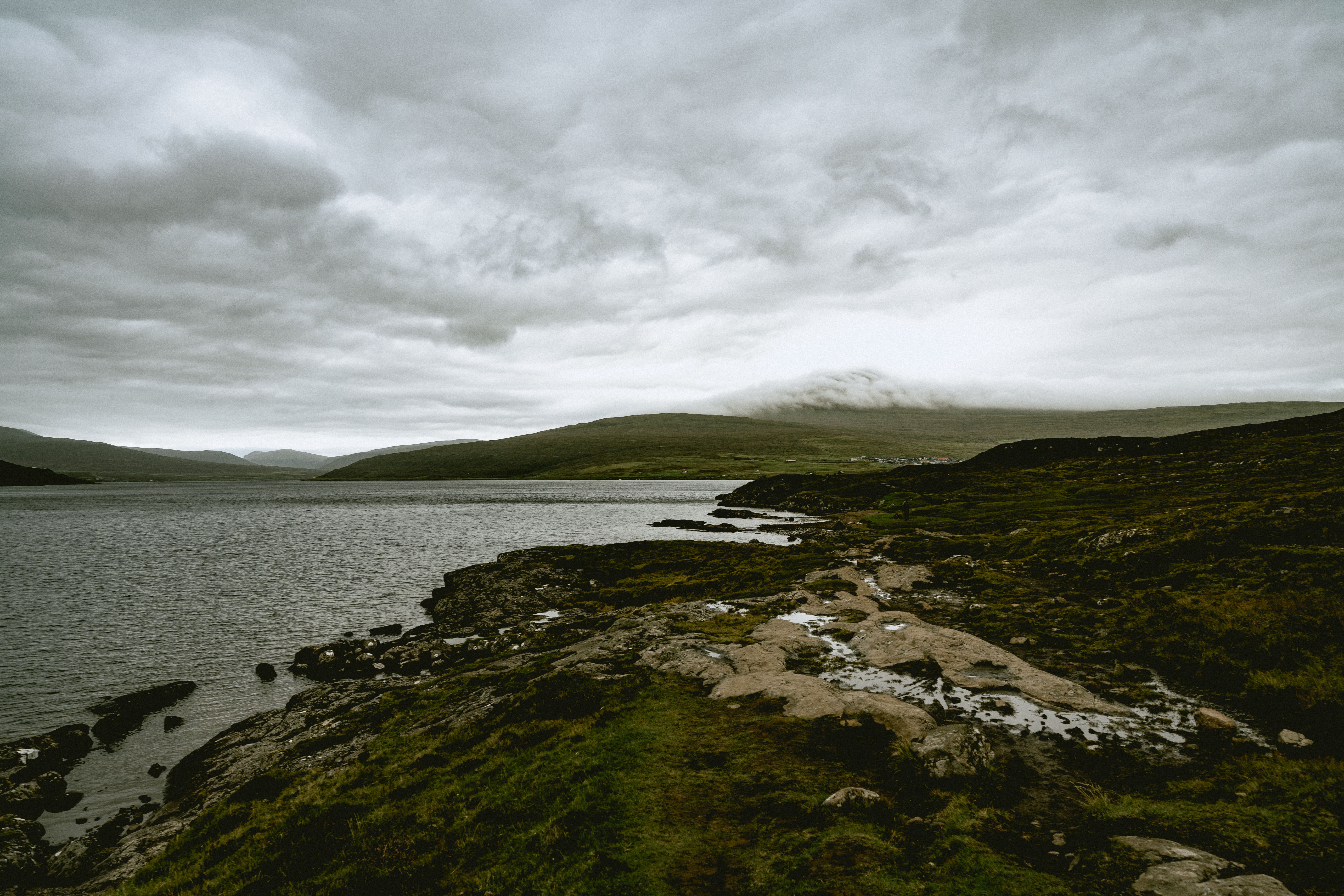 Overcast over Lake · Free Stock Photo