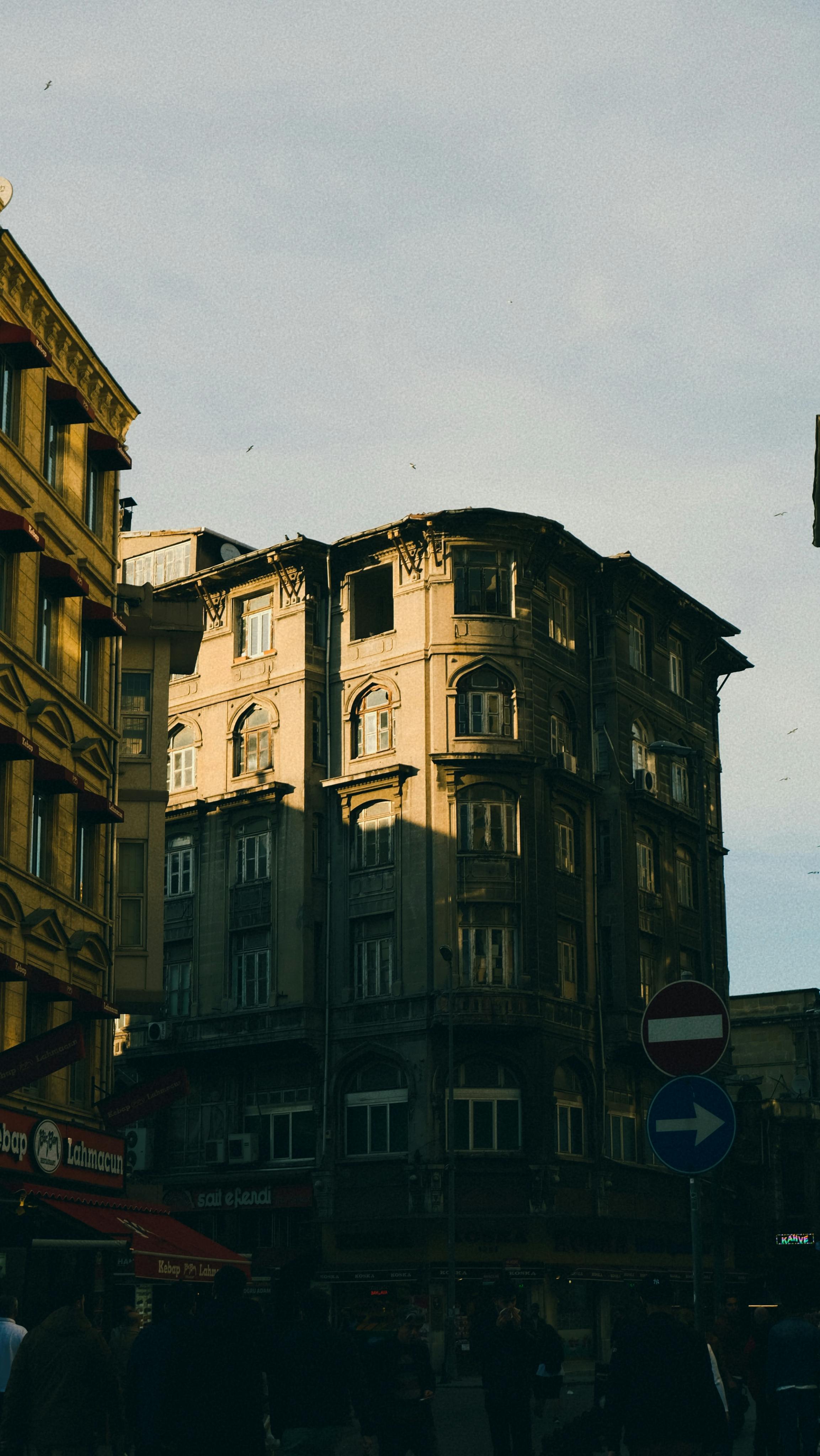 Fasad Bangunan Tradisional Di Istanbul, Turki · Foto Stok Gratis