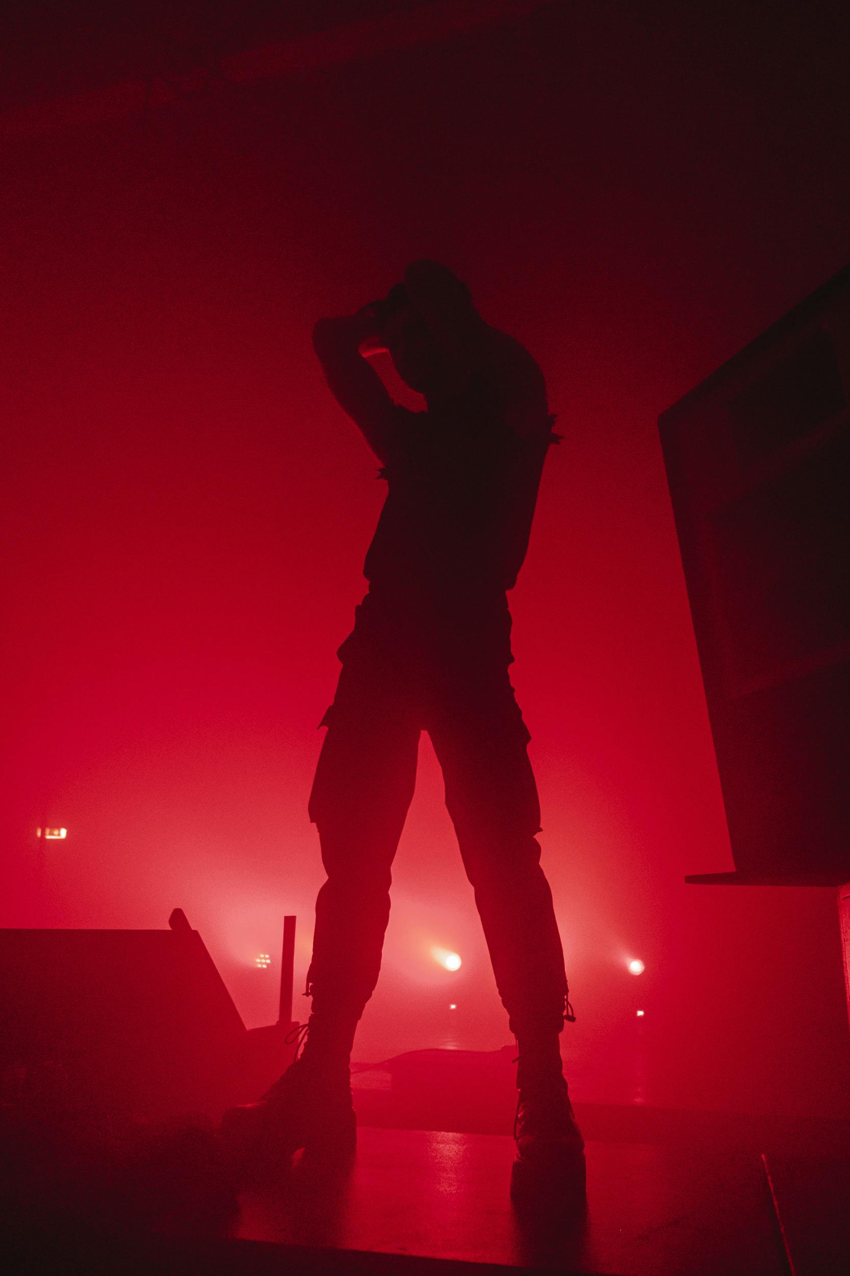 Red Lights on a Stage · Free Stock Photo