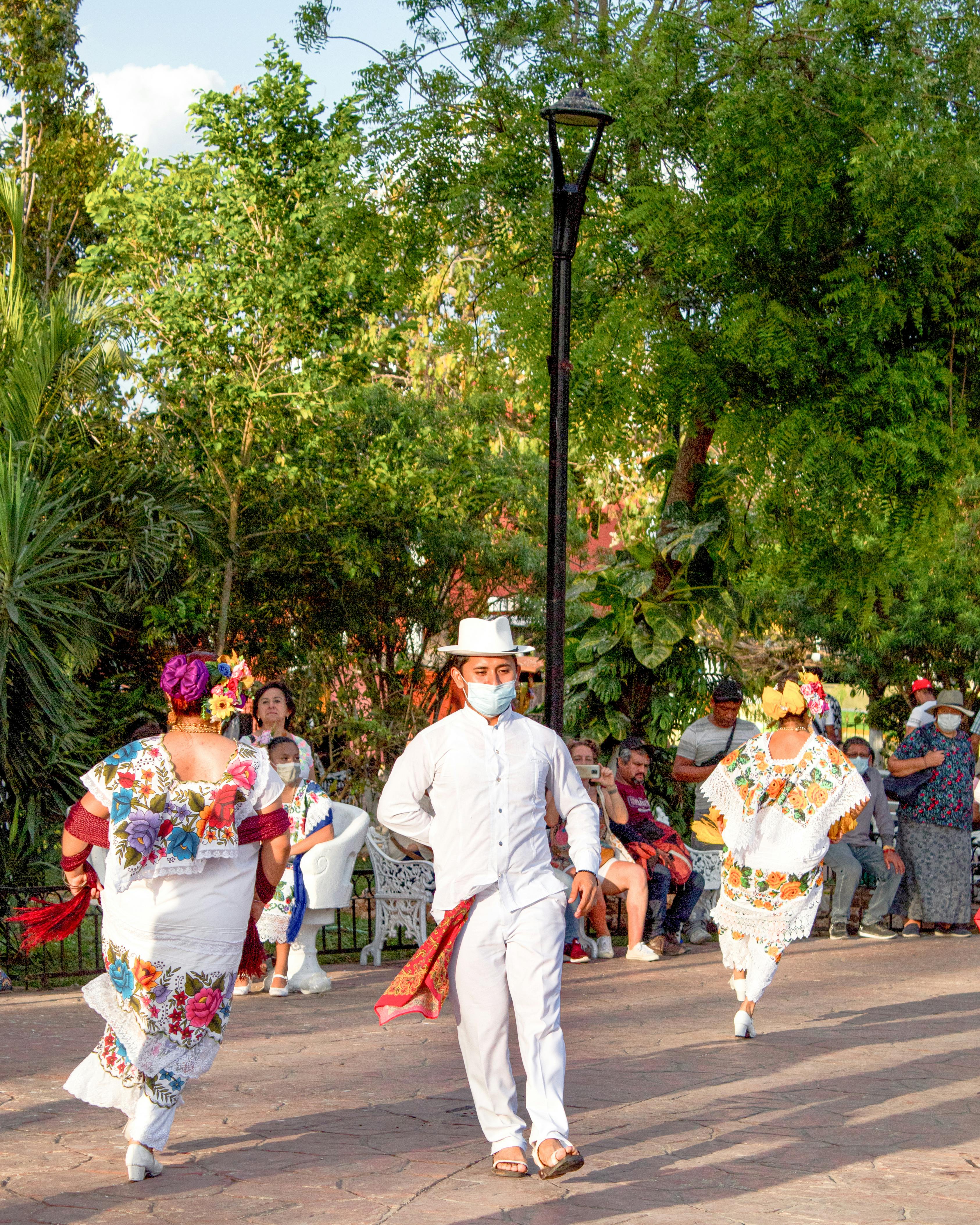 Dancers Performance in Traditional Clothing · Free Stock Photo