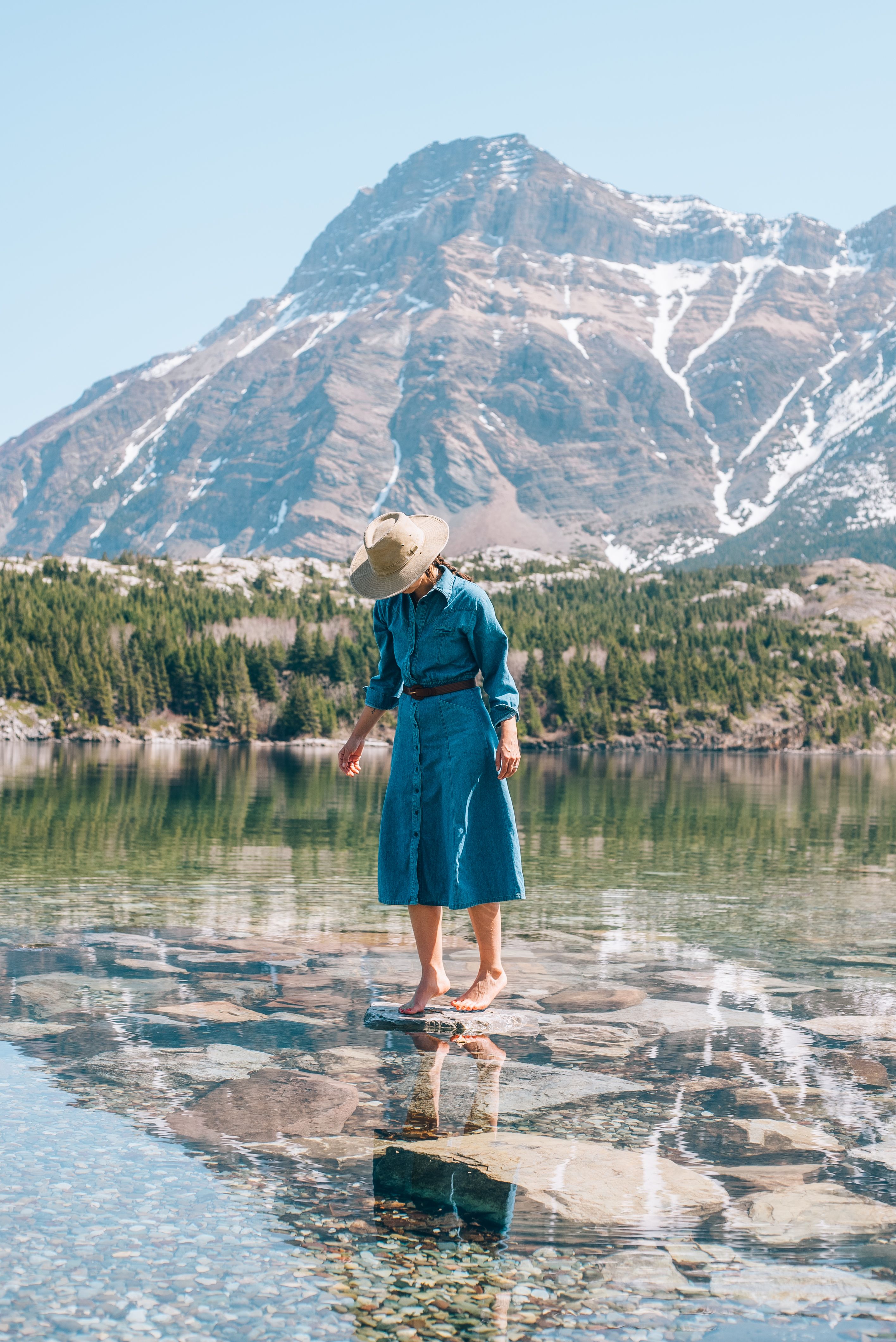 Woman Standing On Mountain Photos, Download The BEST Free Woman ...
