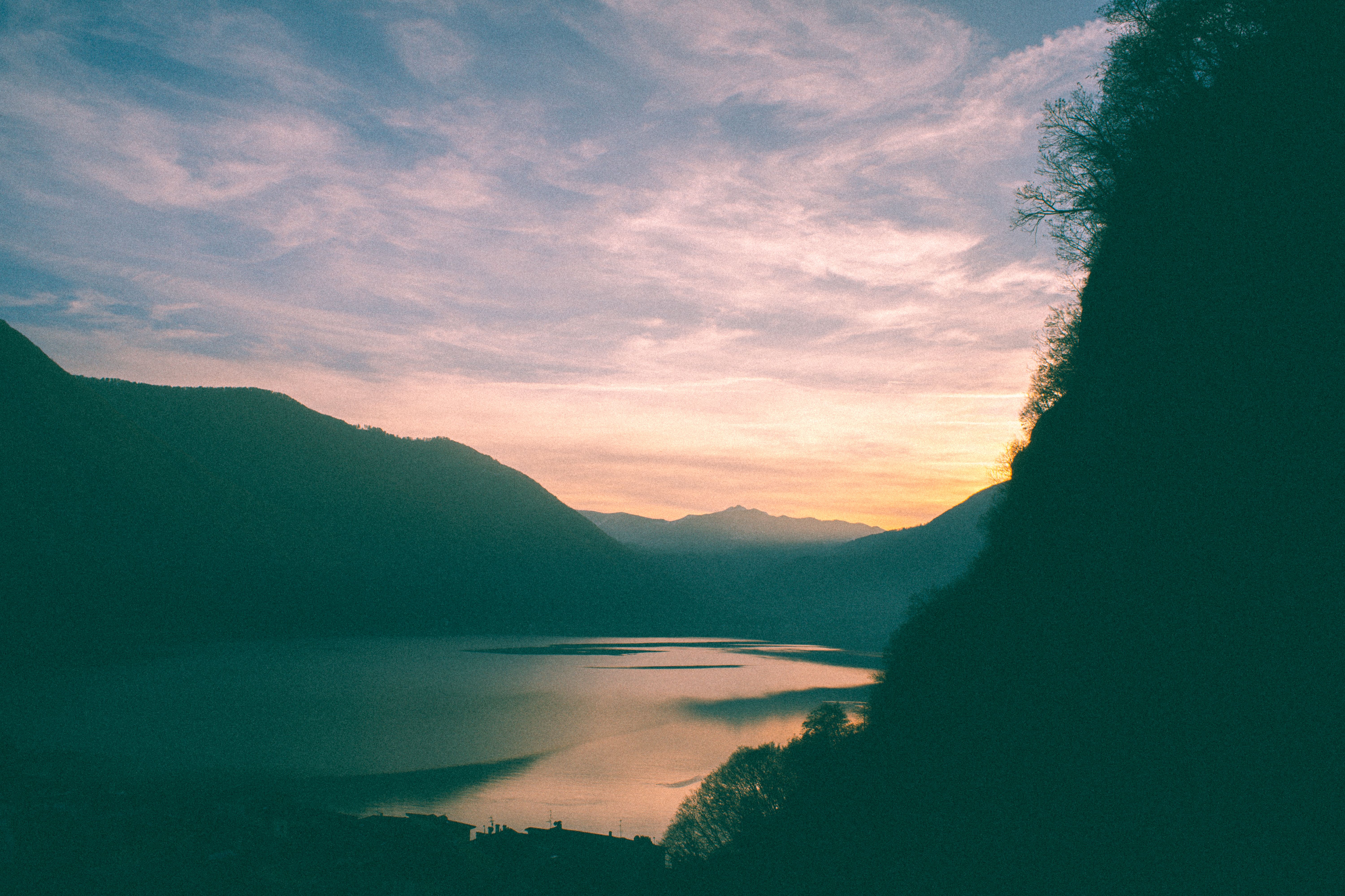 Scenic Mountainous Landscape at Dawn · Free Stock Photo