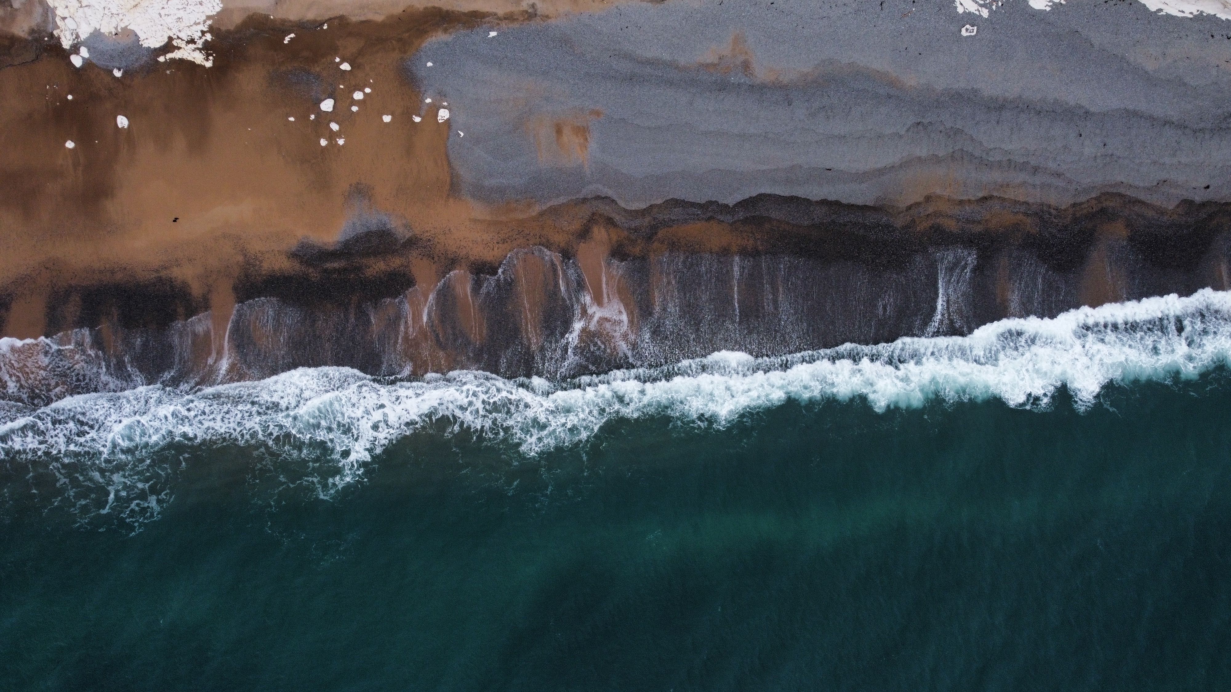 Top View of the Ocean Shore · Free Stock Photo