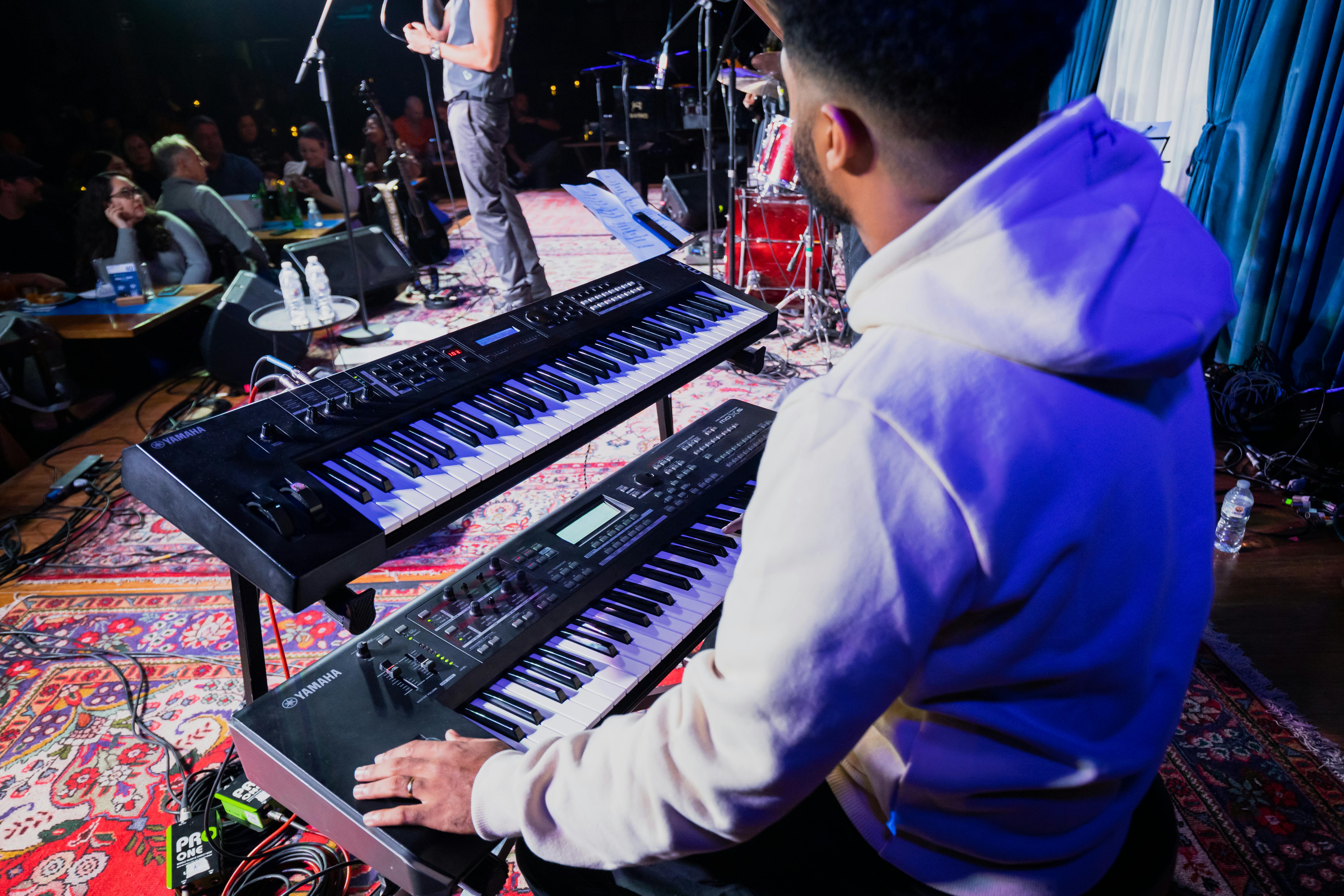 Electric Keyboards Photos, Download The BEST Free Electric Keyboards ...