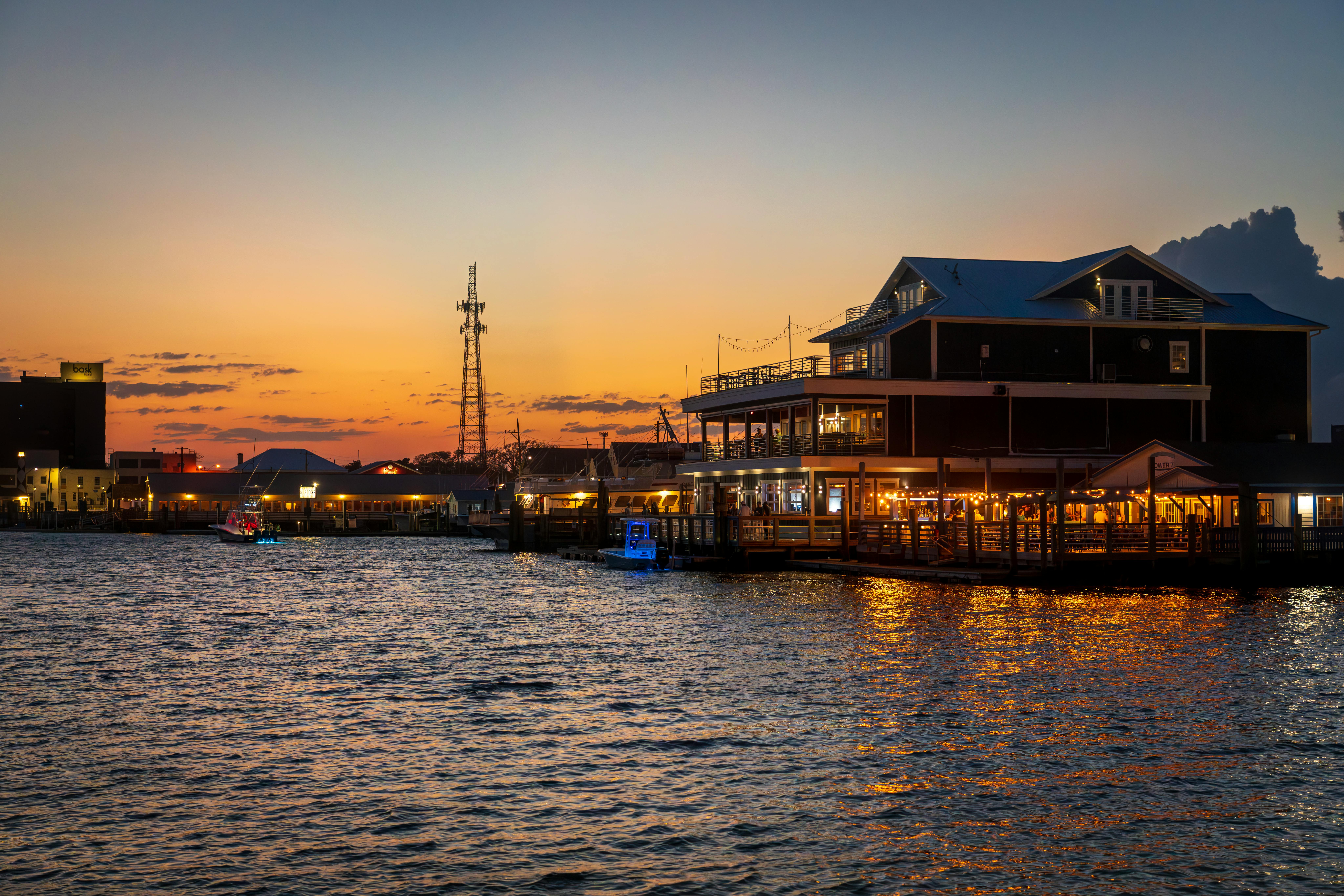 Harbor at Dusk · Free Stock Photo