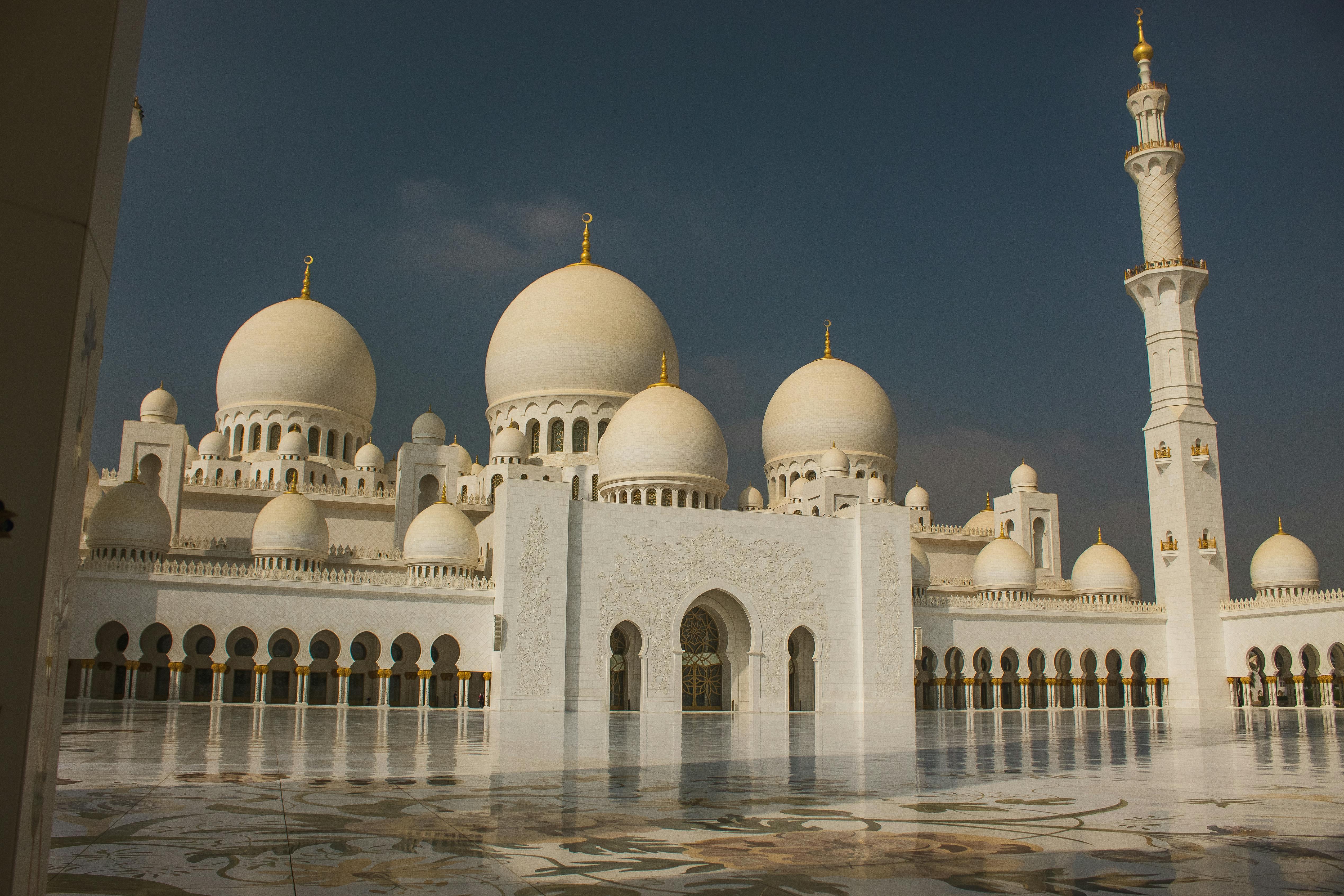 Photo of a White Muslim Mosque · Free Stock Photo