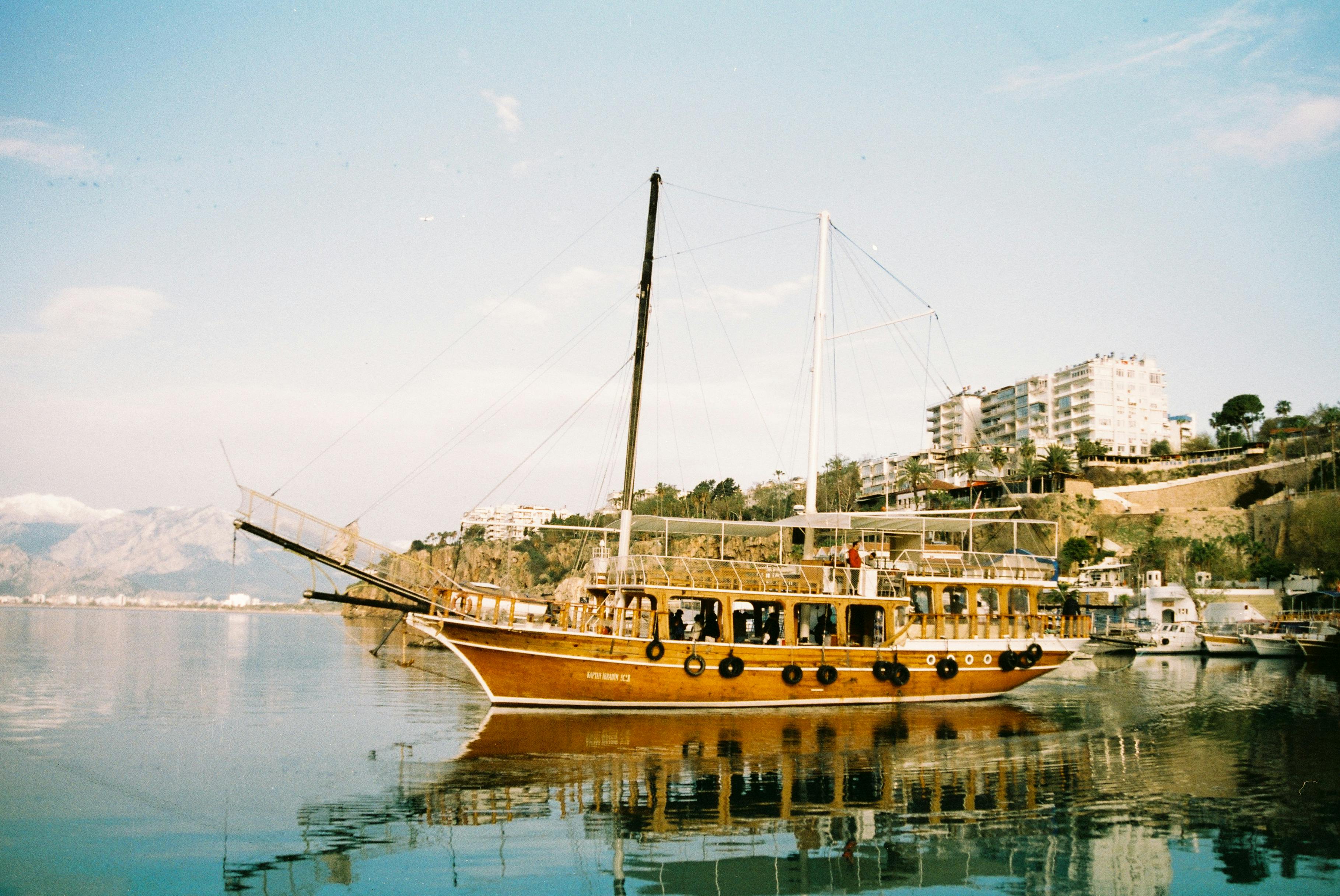 Roving Boat Photos, Download The BEST Free Roving Boat Stock Photos ...