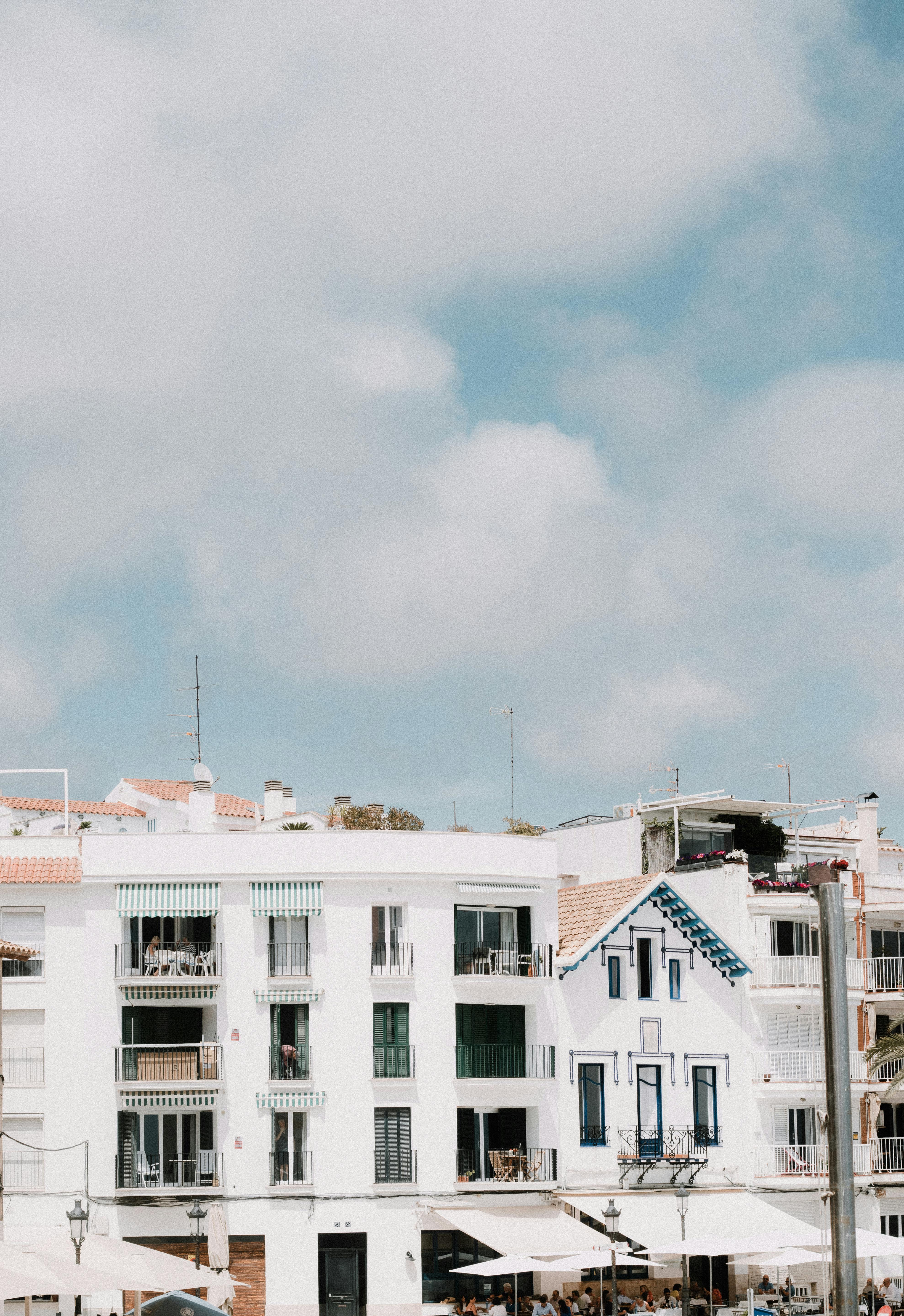 White Building in Town · Free Stock Photo