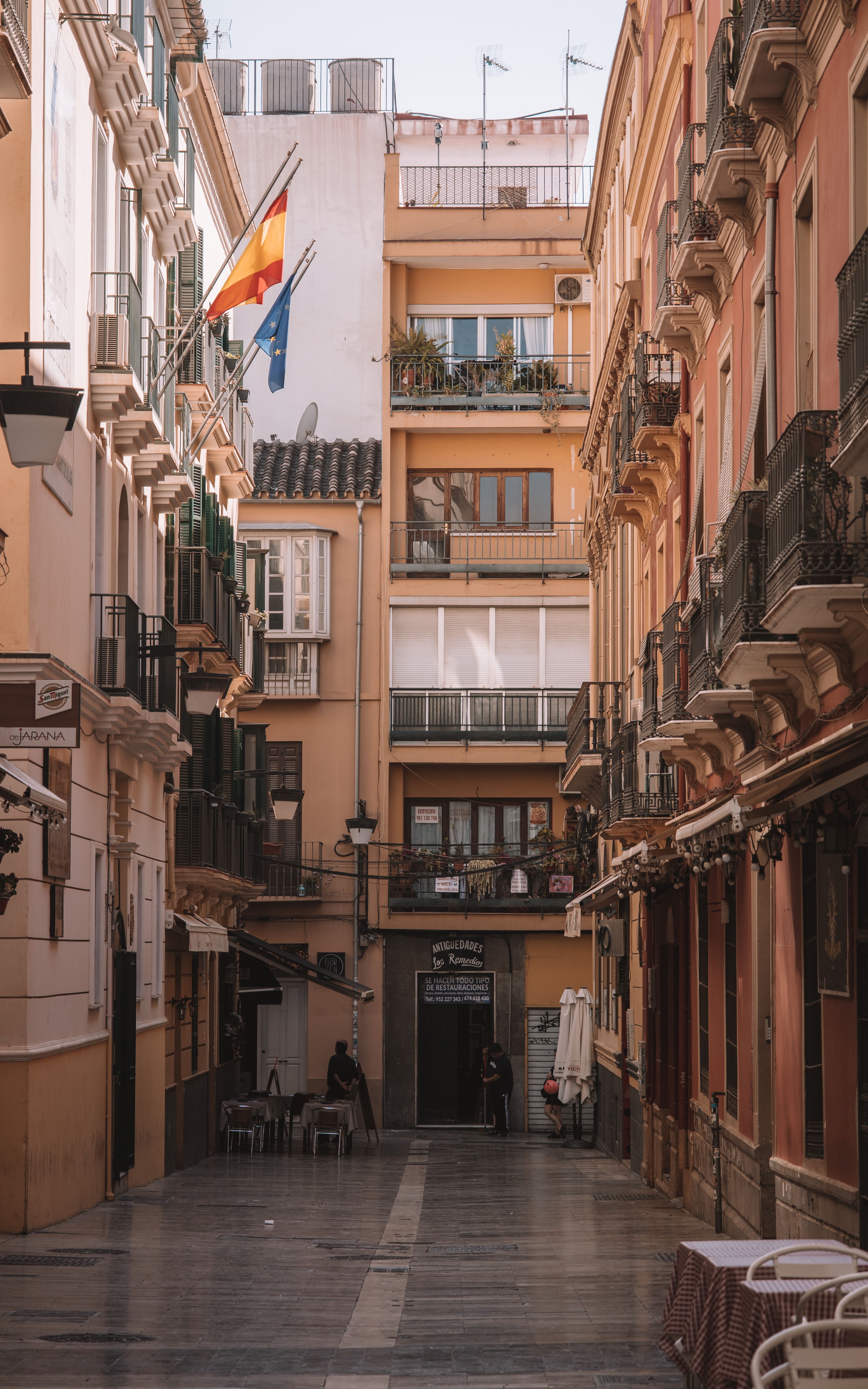 Narrow Street with Dead End, Malaga, Spain · Free Stock Photo