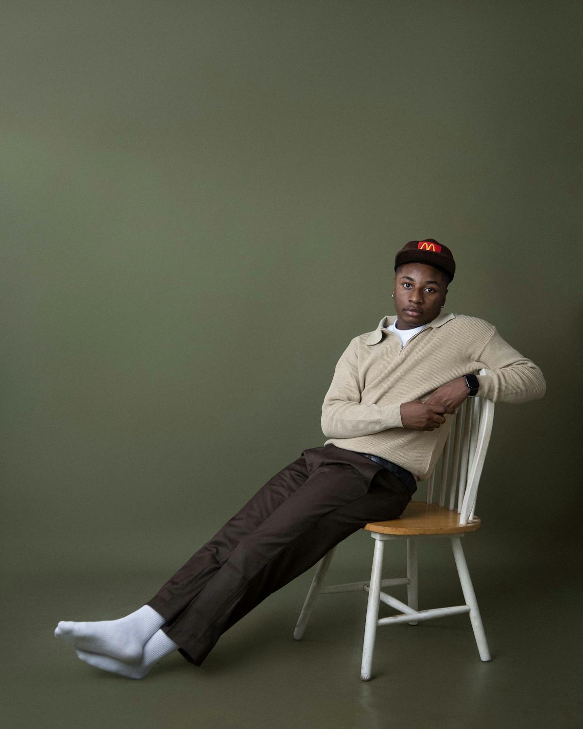 Free Studio Sitting Background Photos, Download The BEST Free Free ...