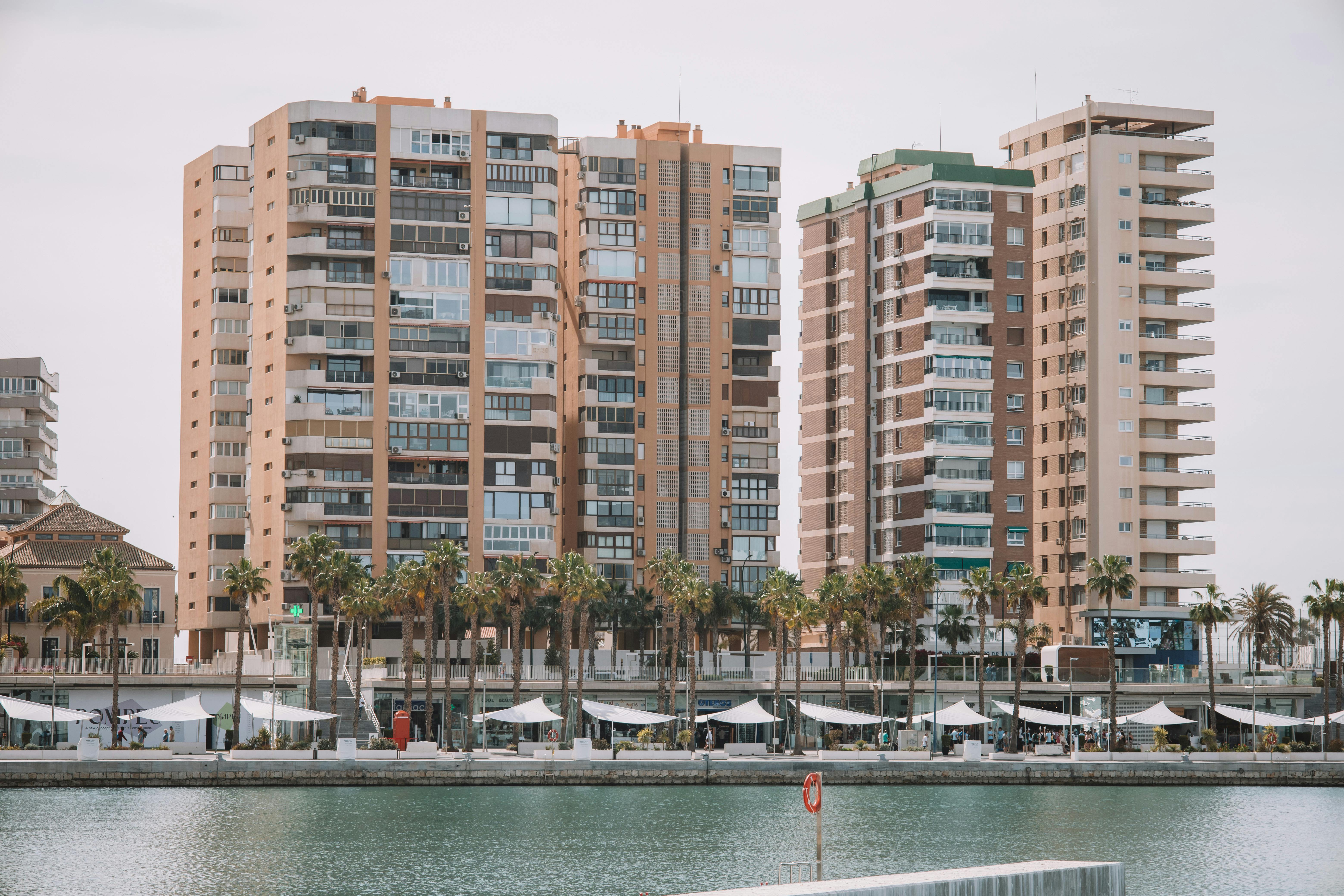 Residential Buildings by Sea · Free Stock Photo