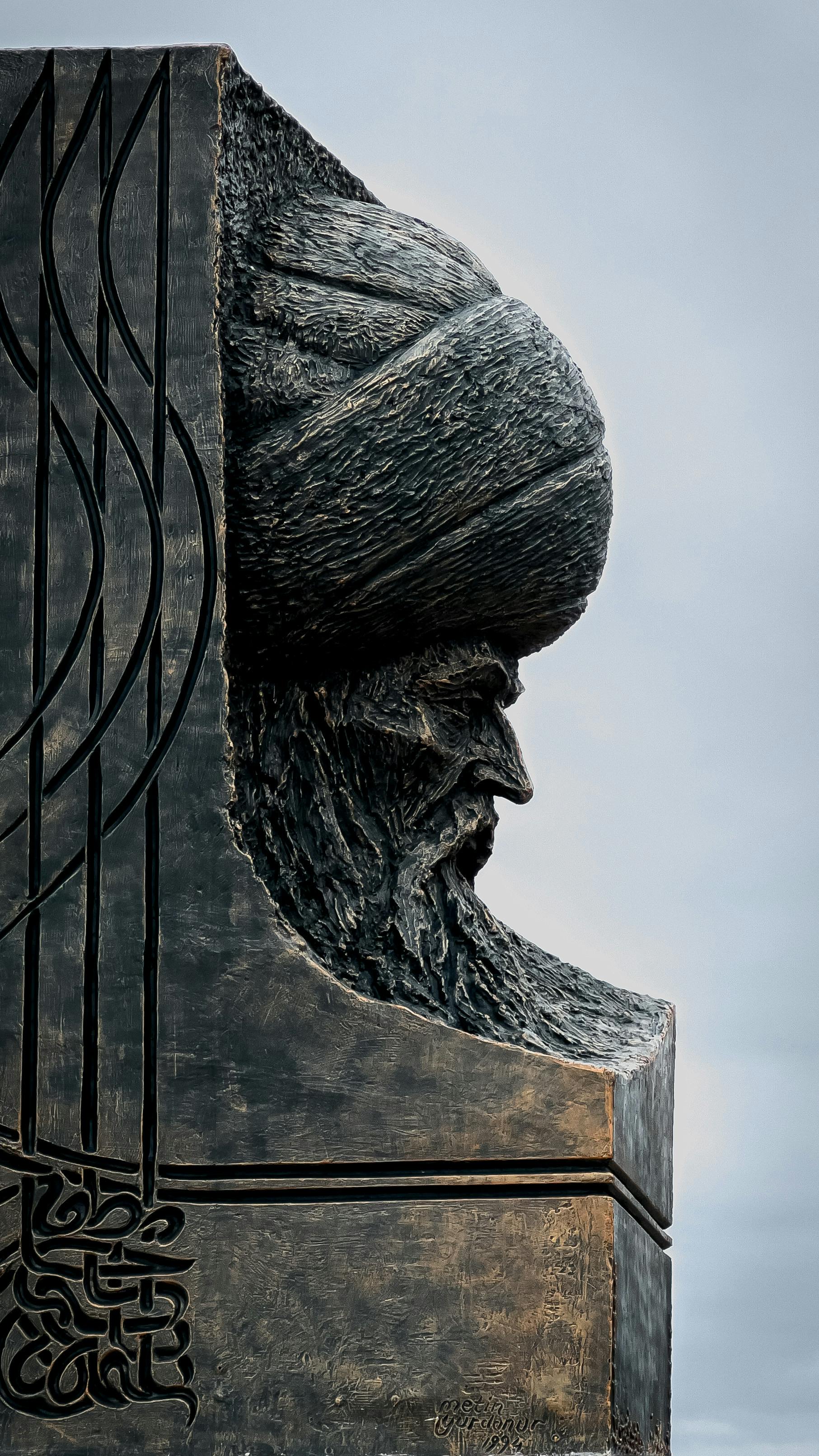 Black and White Sculpture of a Mans Face · Free Stock Photo
