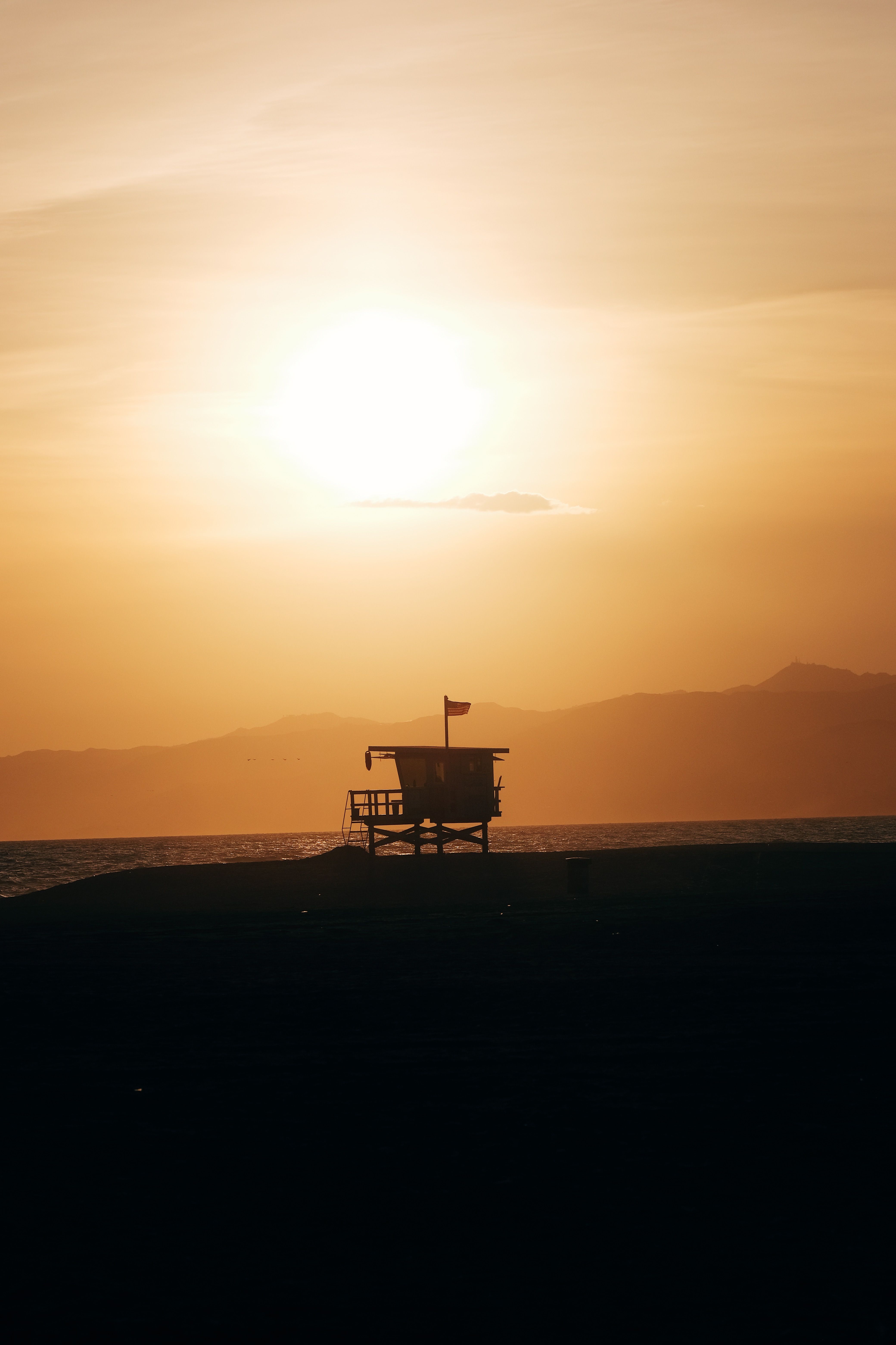 Lifeguard Hut at Golden Hour · Free Stock Photo