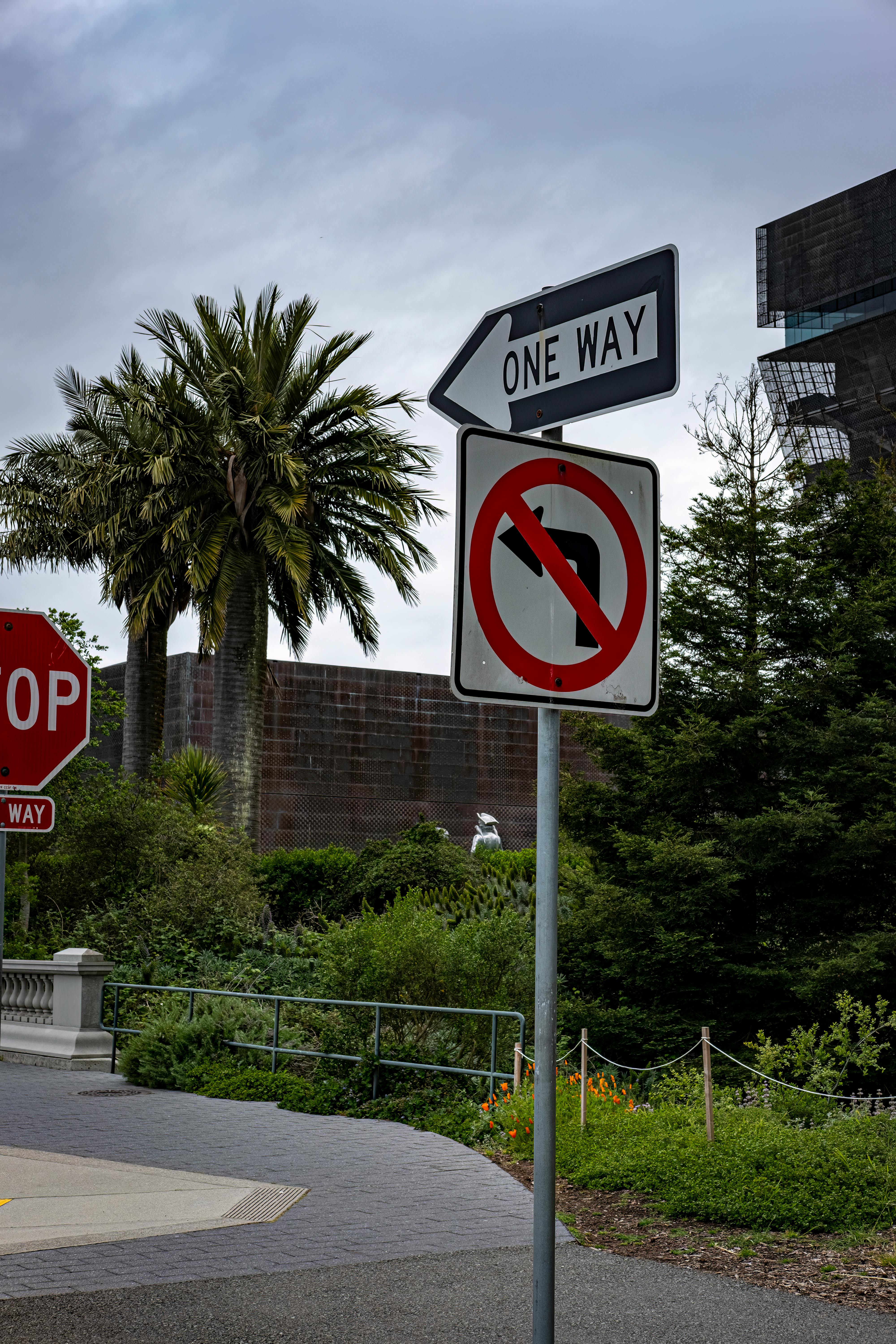 One Way Signage · Free Stock Photo