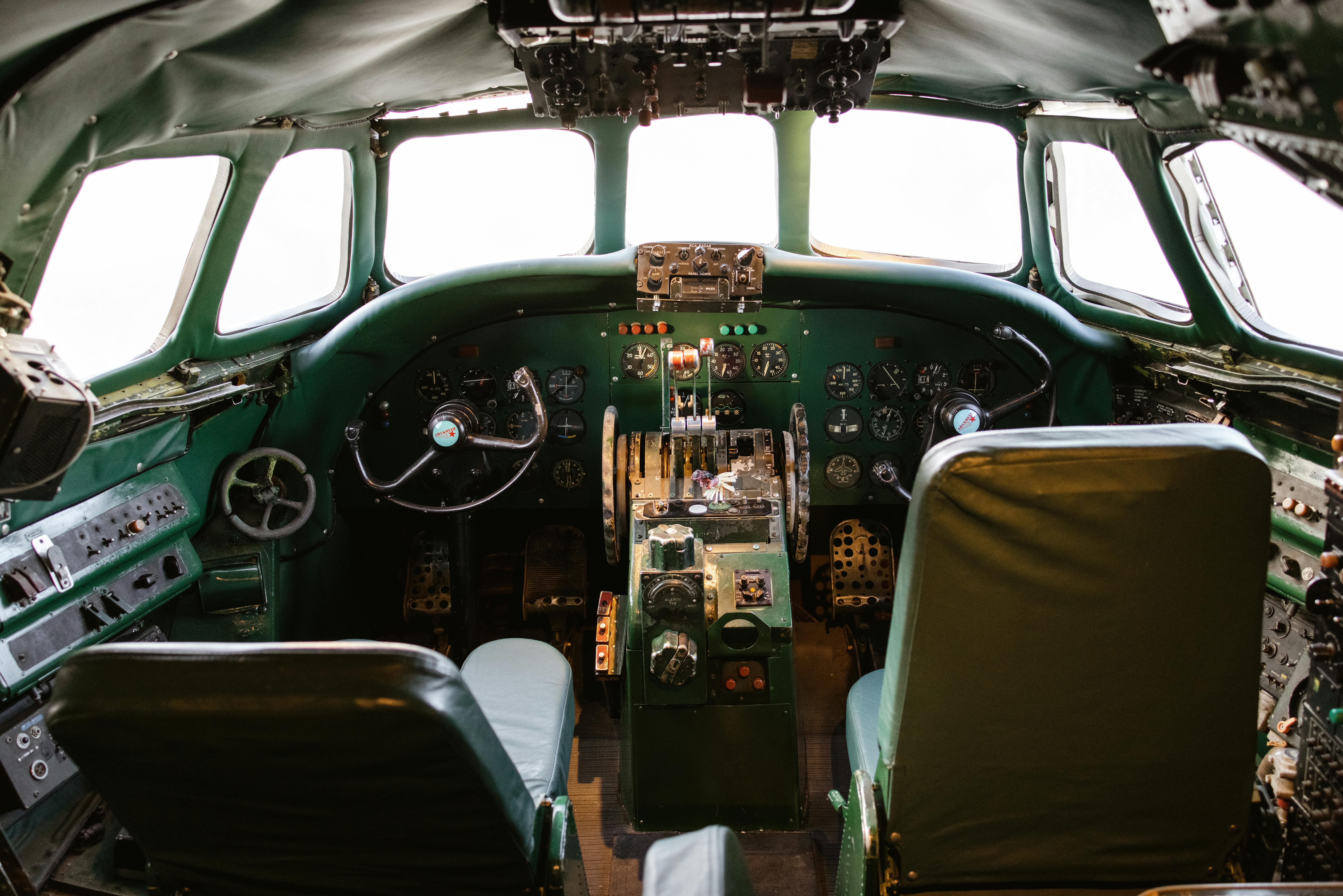 Cockpit of Lockheed L-1649 Starliner Airplane · Free Stock Photo