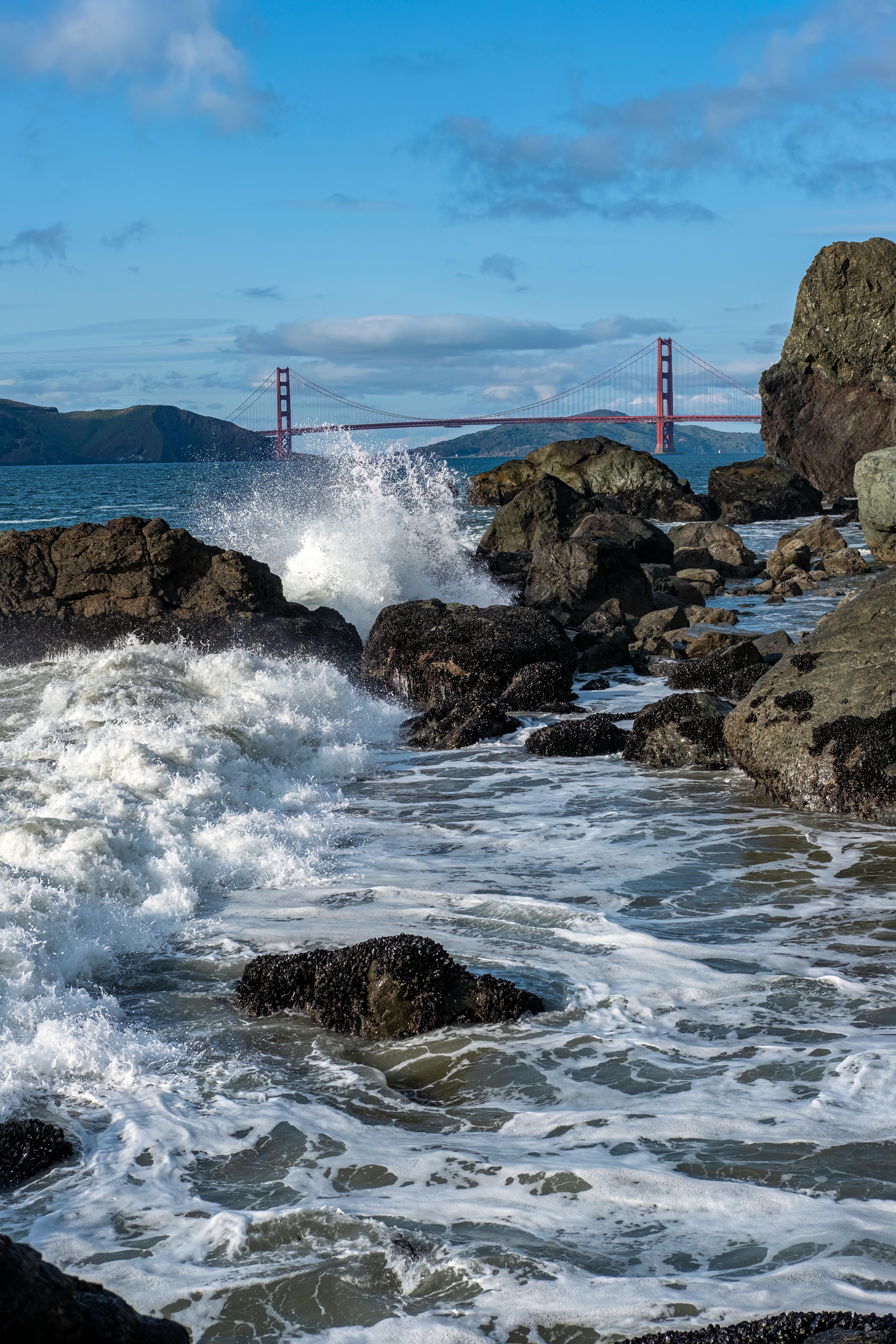Sea Waves Splashing · Free Stock Photo