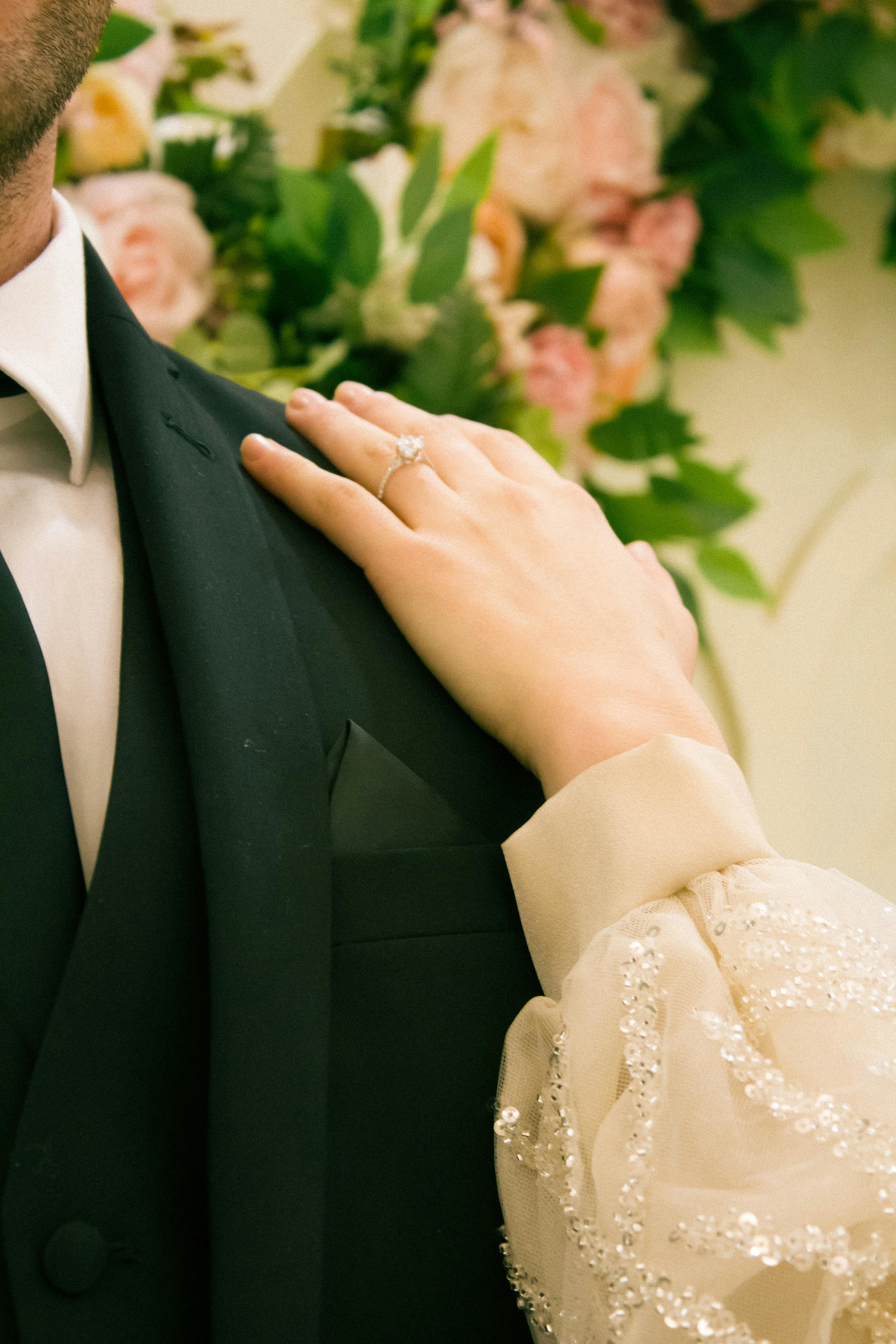 Pahlevan Darling Hand Photos, Download The BEST Free Pahlevan Darling ...