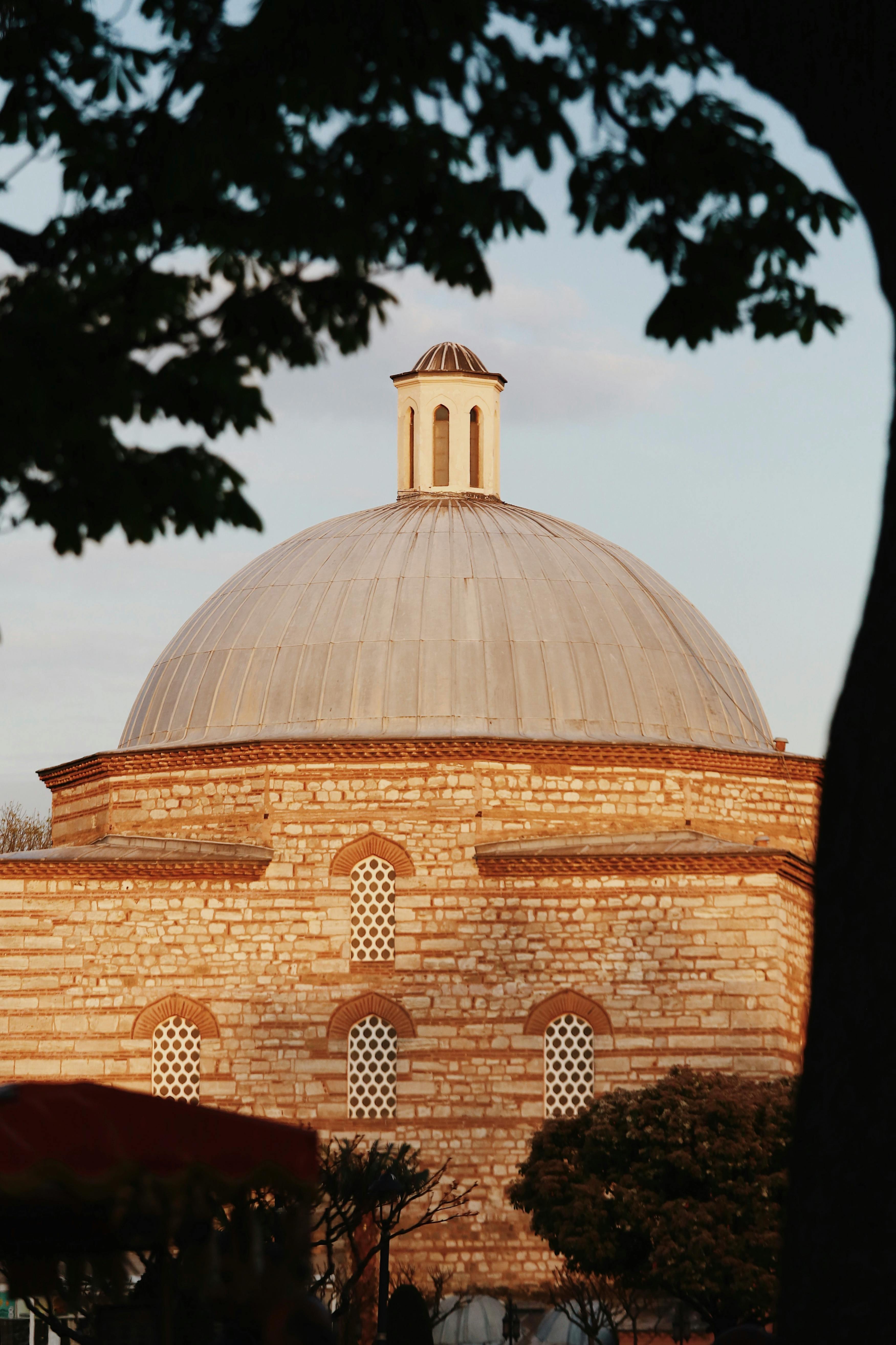 Foto profissional gratuita de abóboda, arquitetura otomana, balneário ...