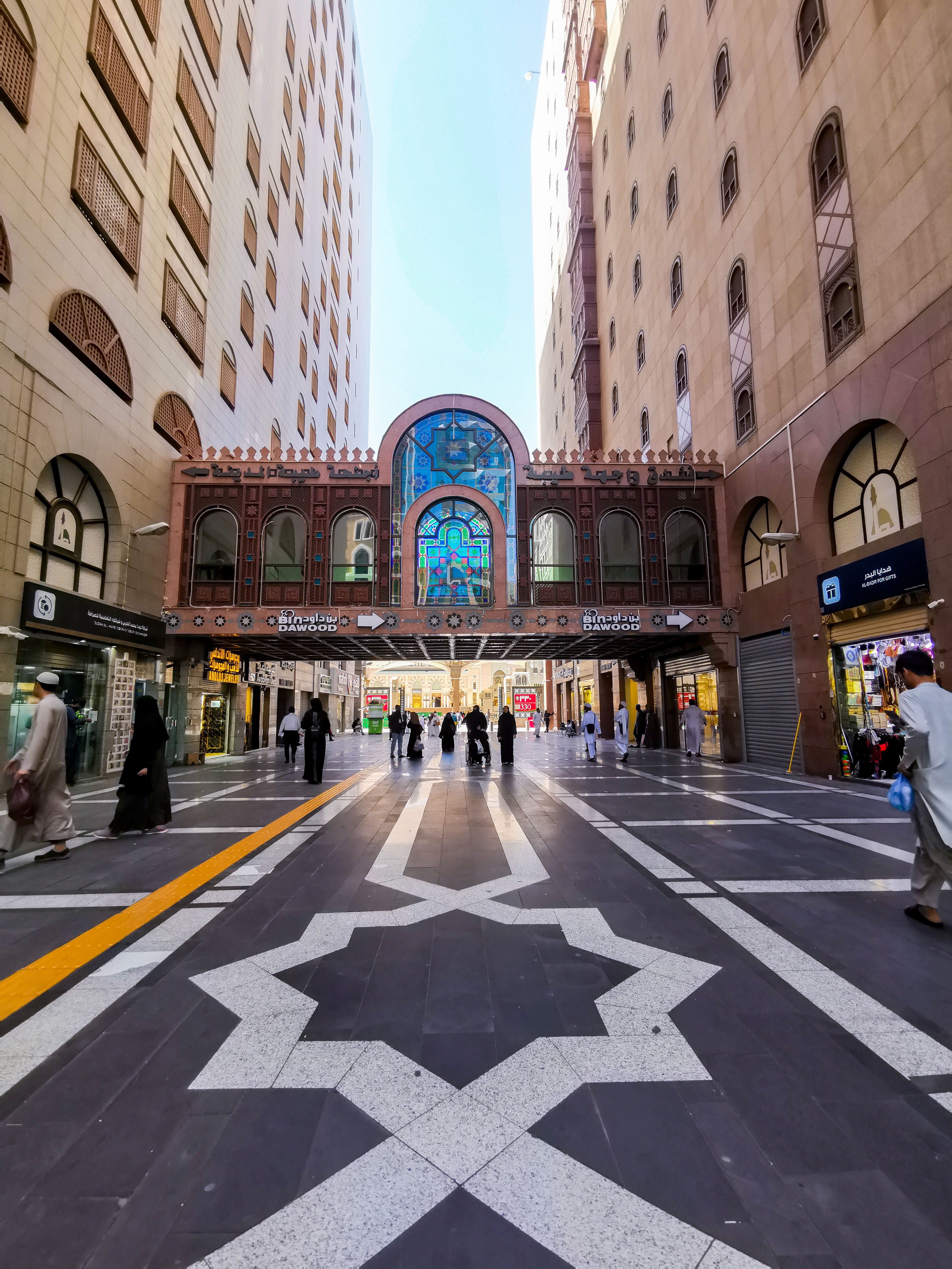 Buildings and Street in Mecca in Saudi Arabia · Free Stock Photo
